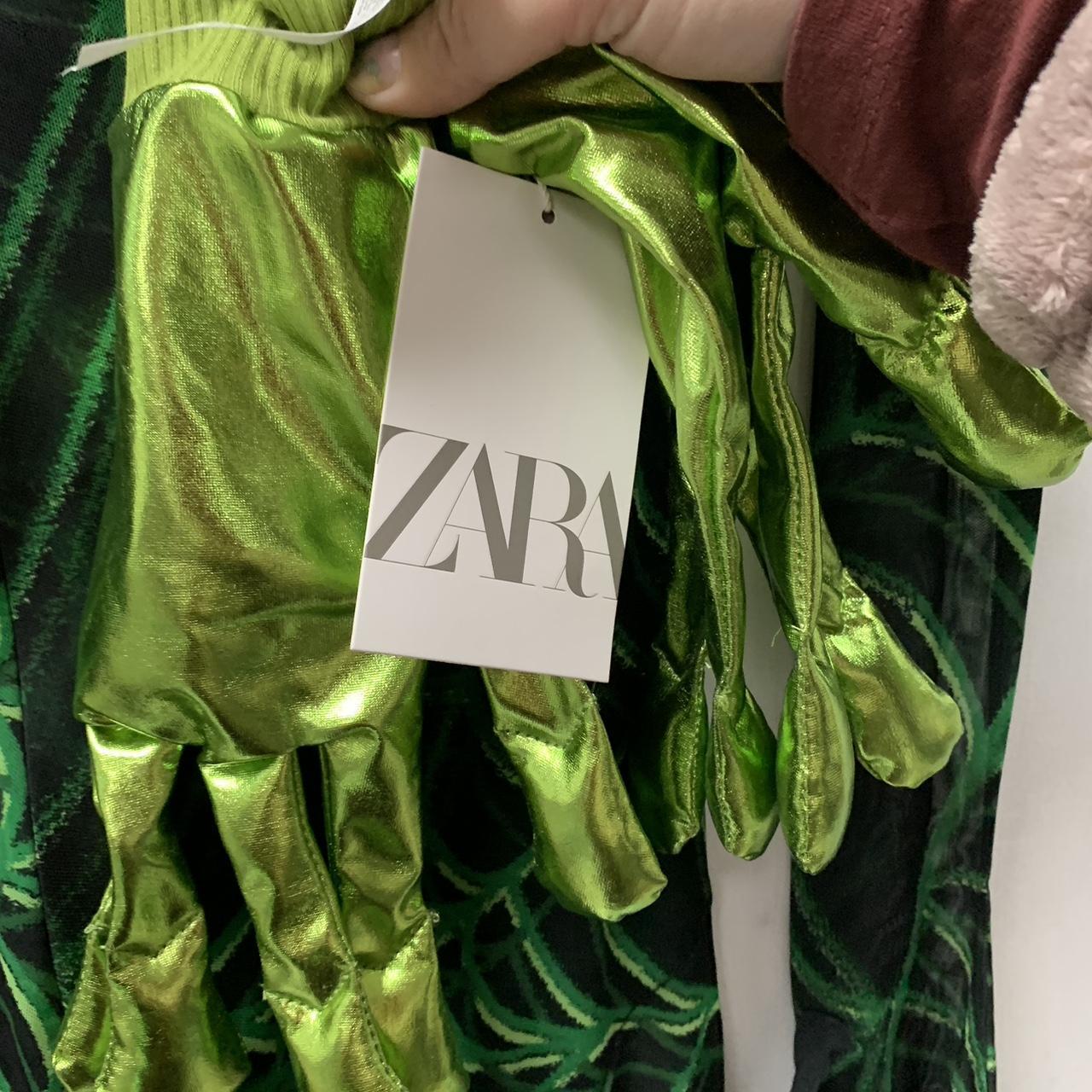 ZARA Green Alien gloves big finger tips Kids size... - Depop