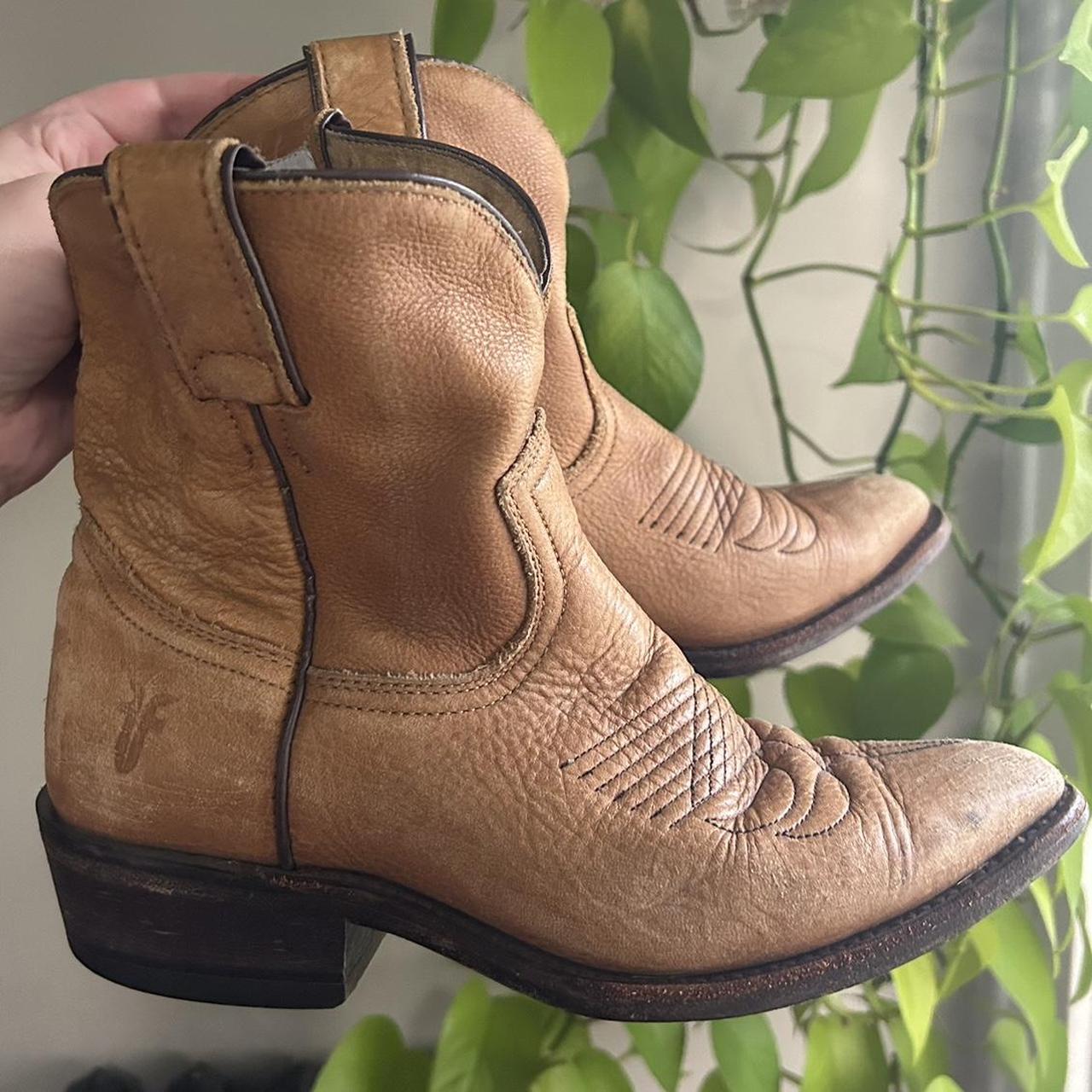 Frye Women's Tan and Brown Boots | Depop
