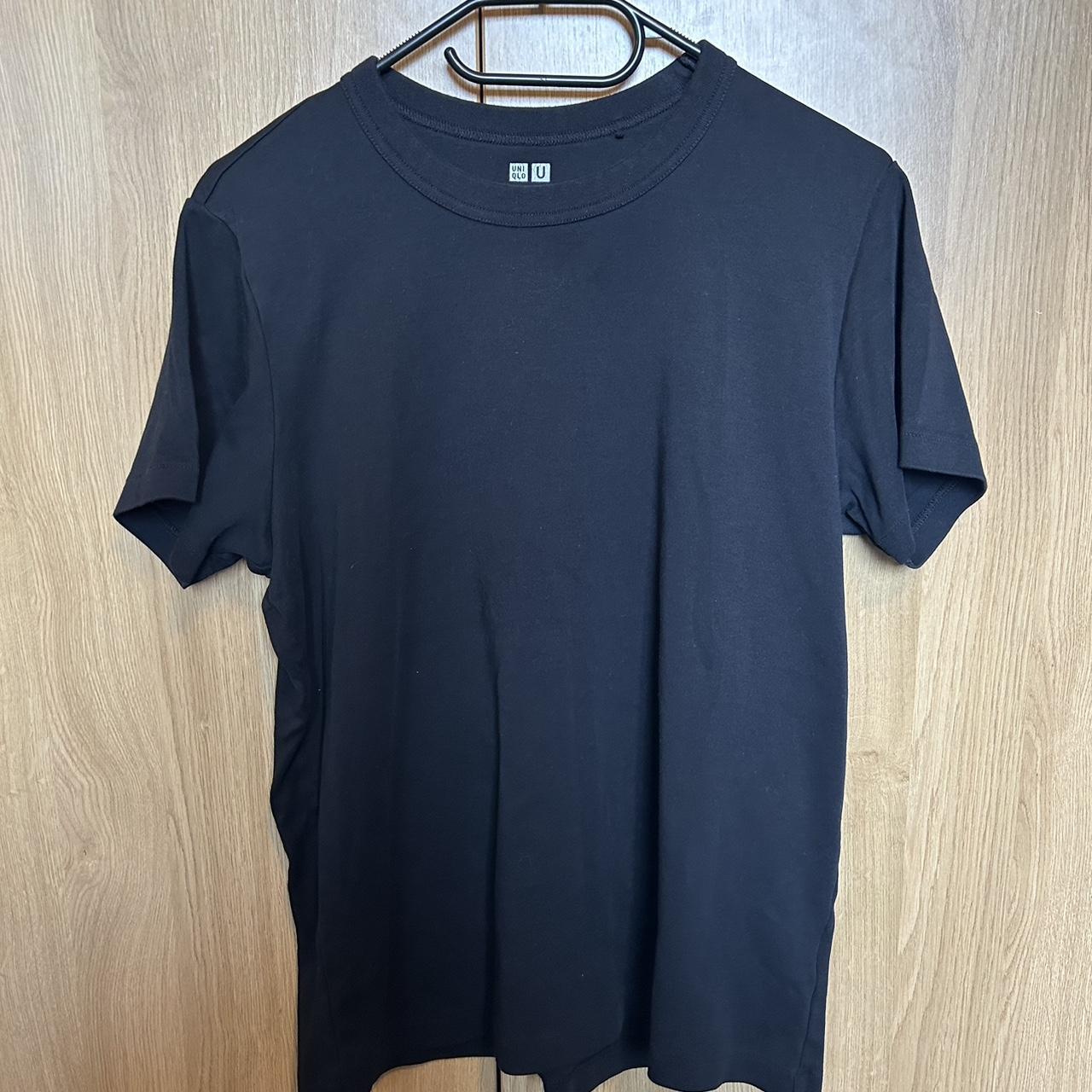 Uniqlo basic heavyweight black t-shirt Fits 12-16... - Depop