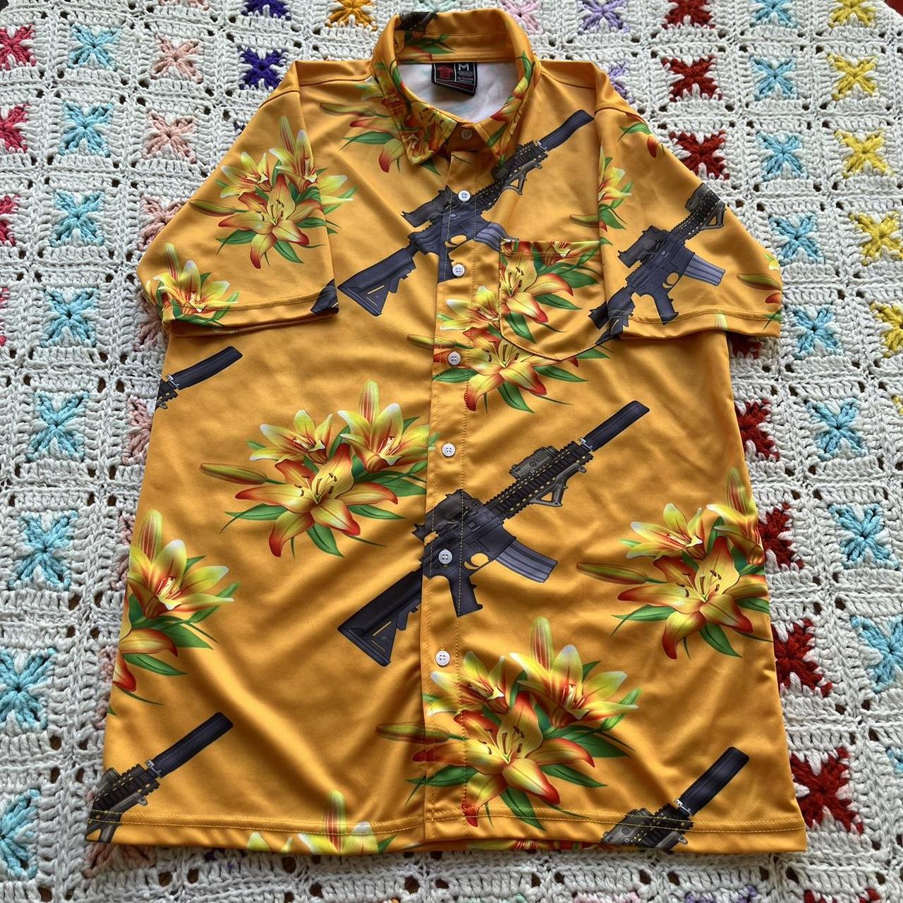VINTAGE 00’s ALOHA MK18 GUN BUTTON UP SHIRT BY OAF... - Depop