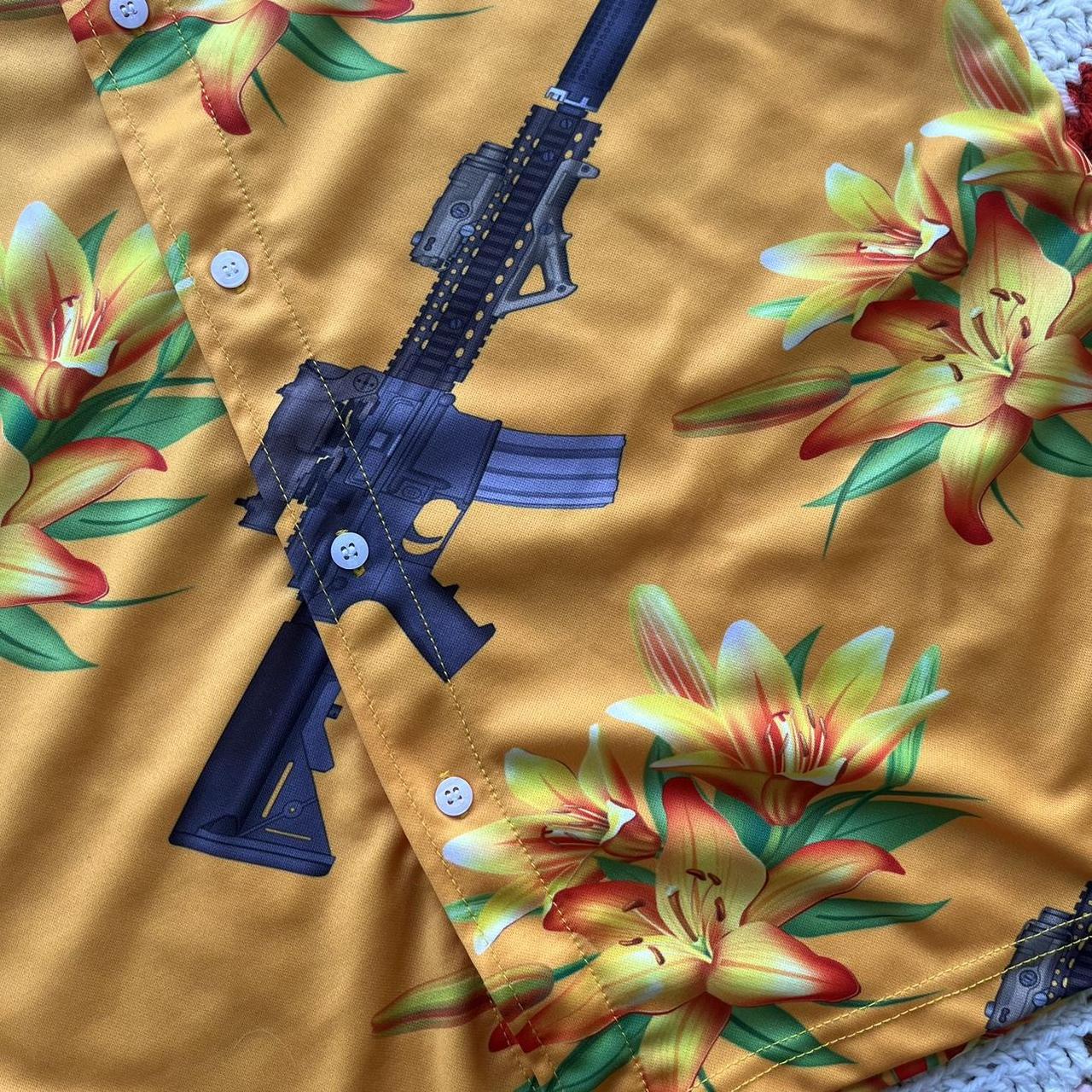 VINTAGE 00’s ALOHA MK18 GUN BUTTON UP SHIRT BY OAF... - Depop