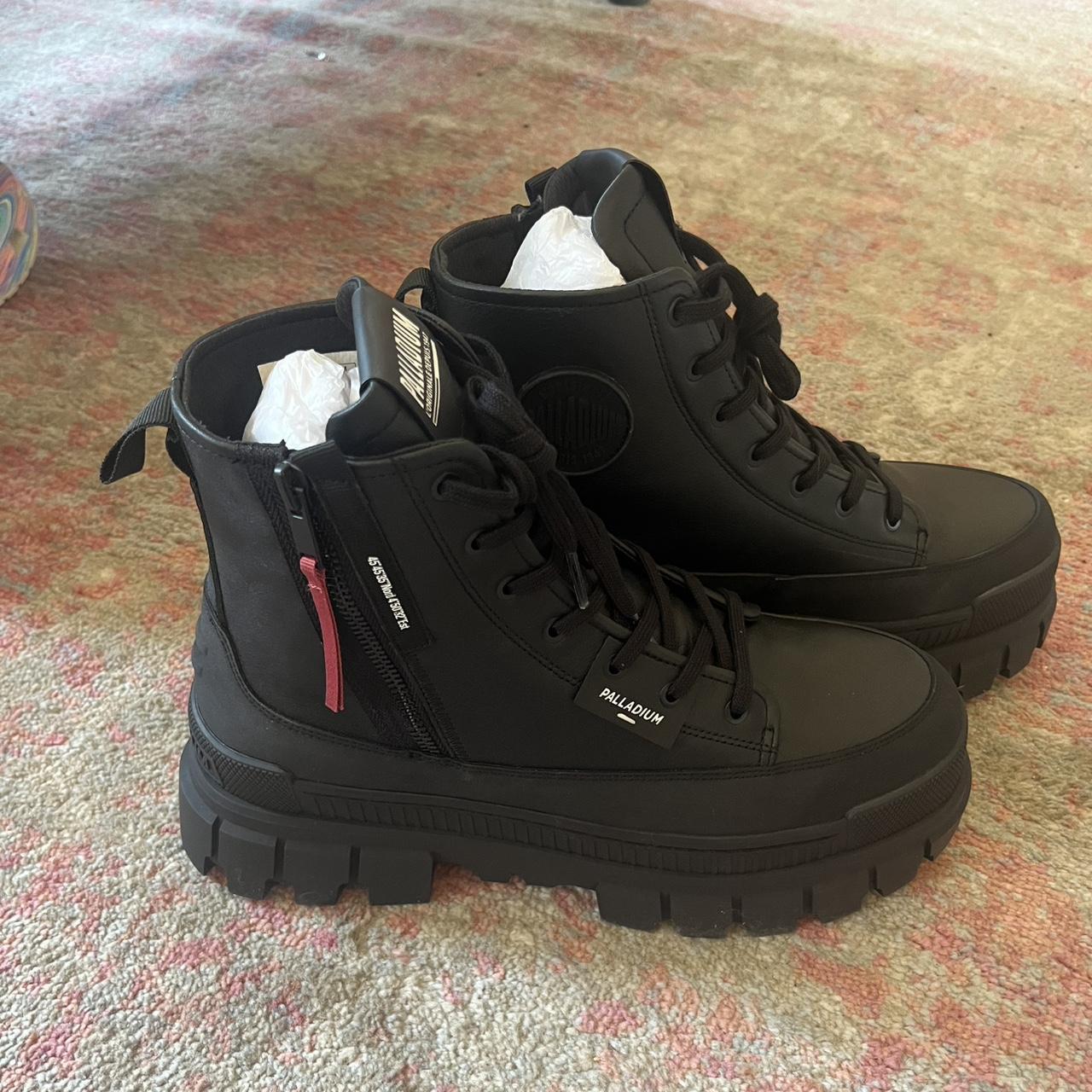 Palladium Leather Platform Boot // Palladium Revolt... | Depop