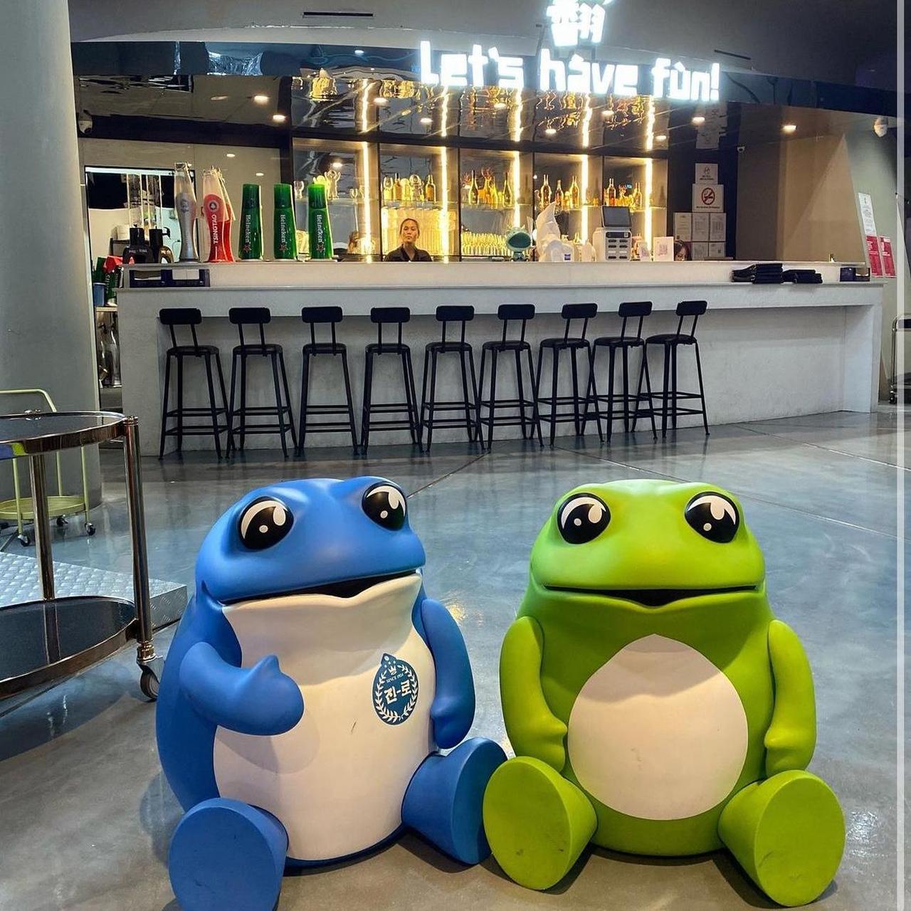 I’m looking to buy a giant jinro vinyl toad / frog... | Depop