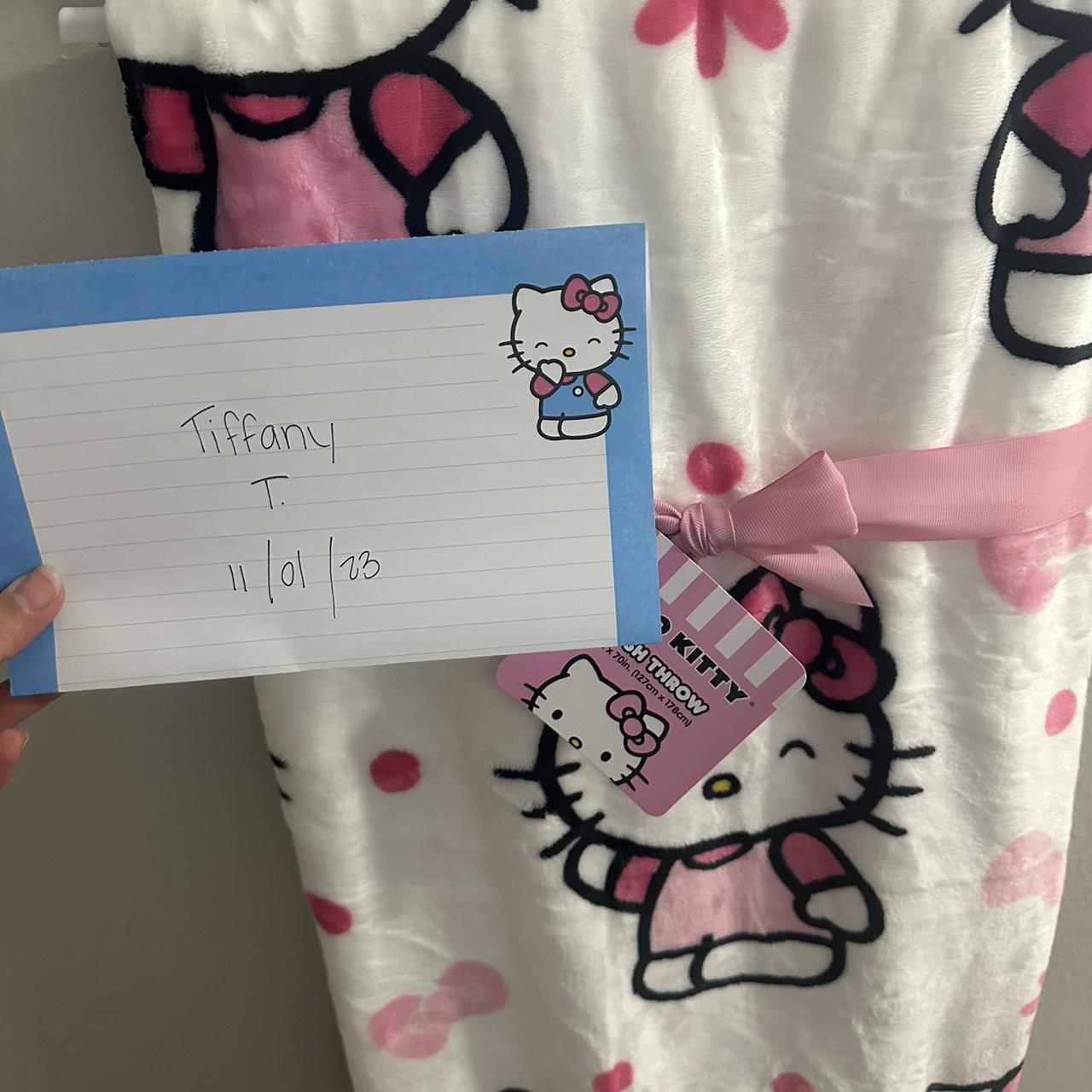 Hello Kitty Daisy Blanket - Depop