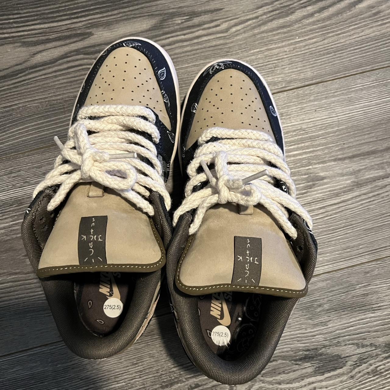 Nike Men's Cream and Brown Trainers | Depop