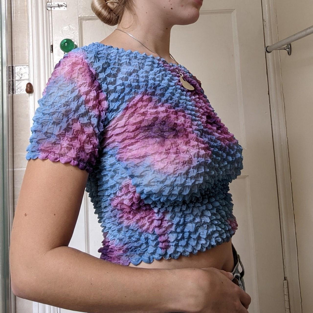 VINTAGE popcorn top 🥺🌺💙 Shown on a size 10, but... - Depop