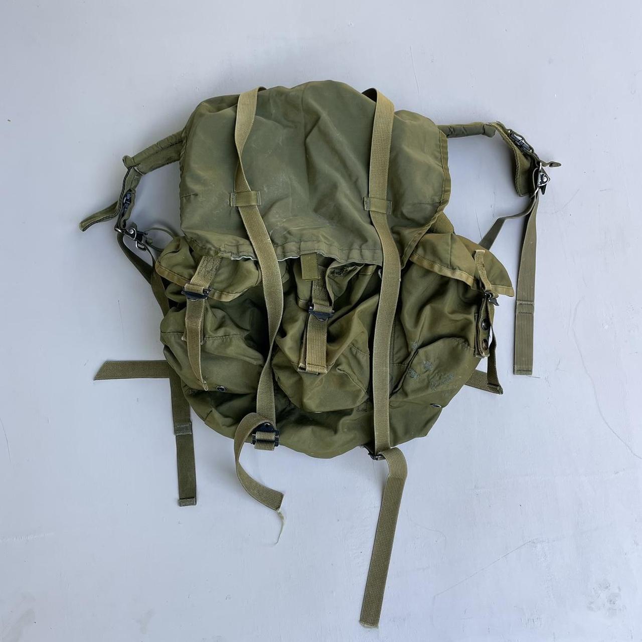 Vintage 80s Military field backpack army green -... - Depop