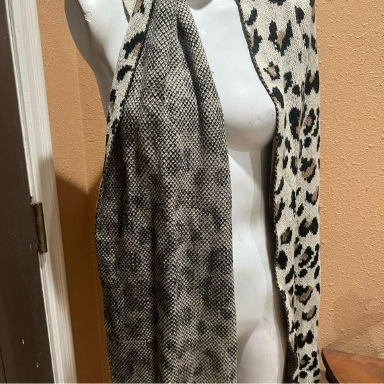 Shiraleah animal print scarf In great condition one... - Depop