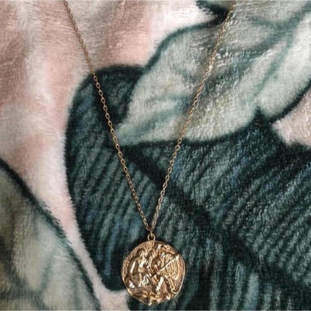 New Gold chain coin pendant necklace 25cm | Depop