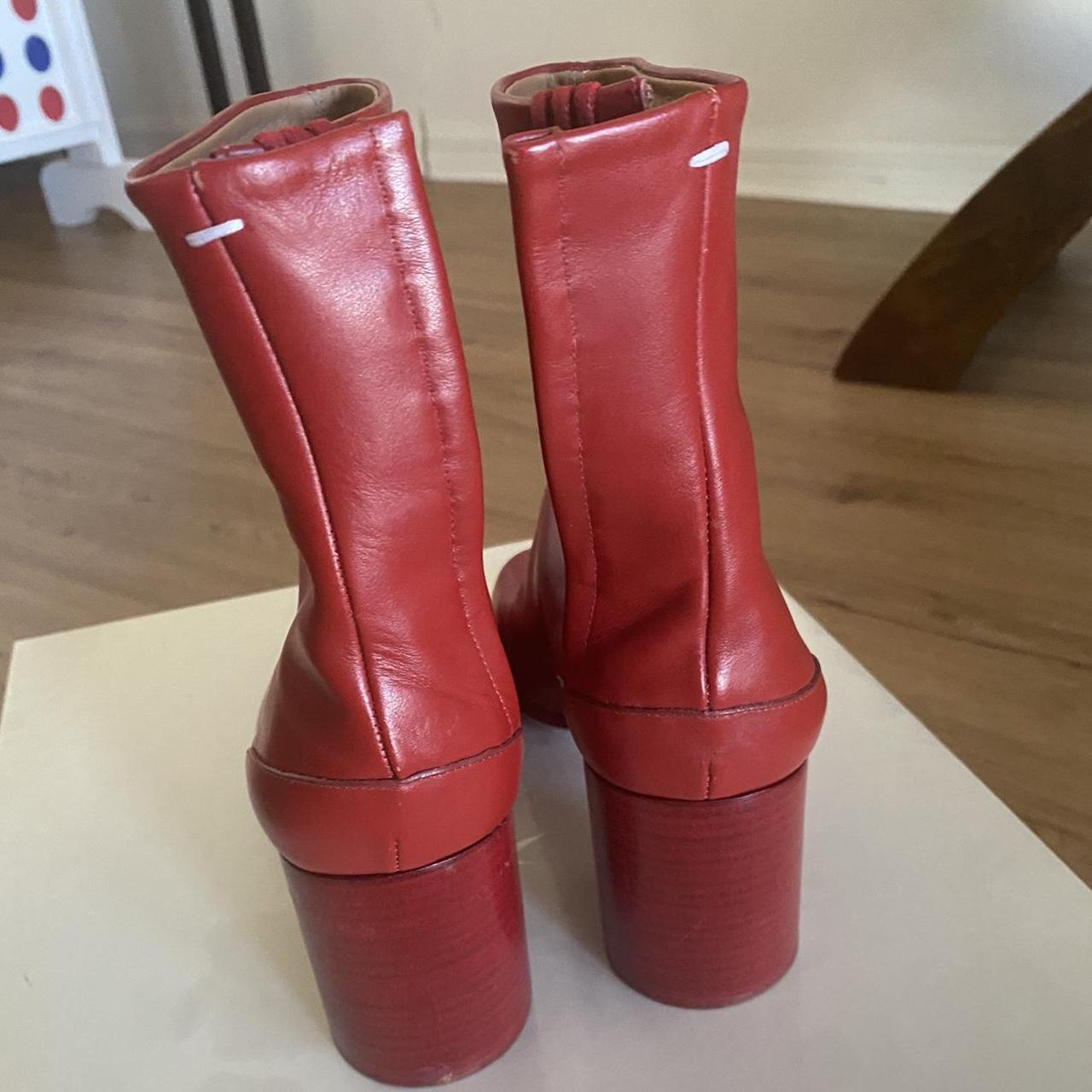 Red Maison Margiela Tabi boots. Boots are in great... - Depop