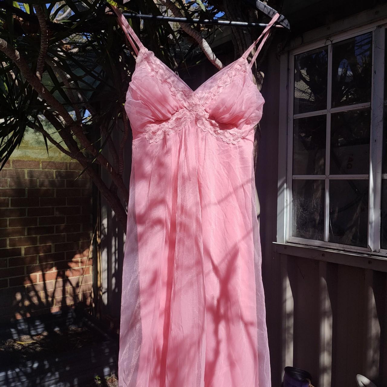 Pink ruffle dress 💮 Fits a size 8 - 10 - Depop