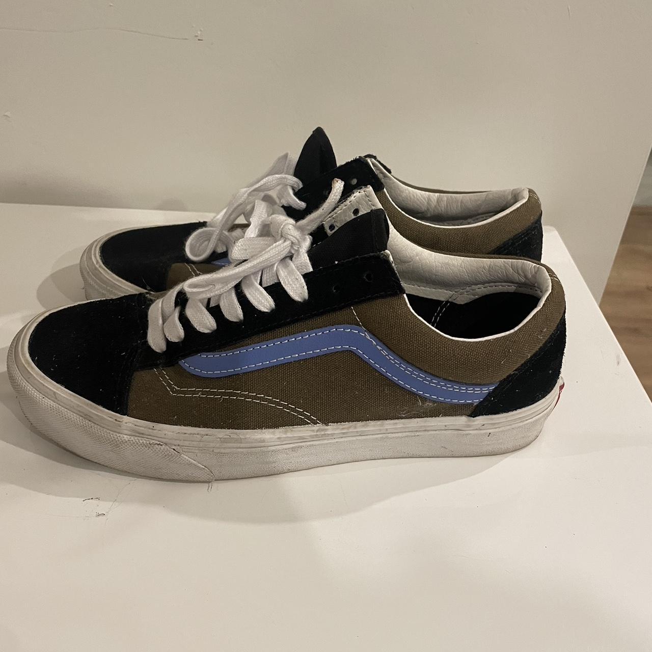 Old school vans Mens size 8 Cool colorway Worn a... - Depop