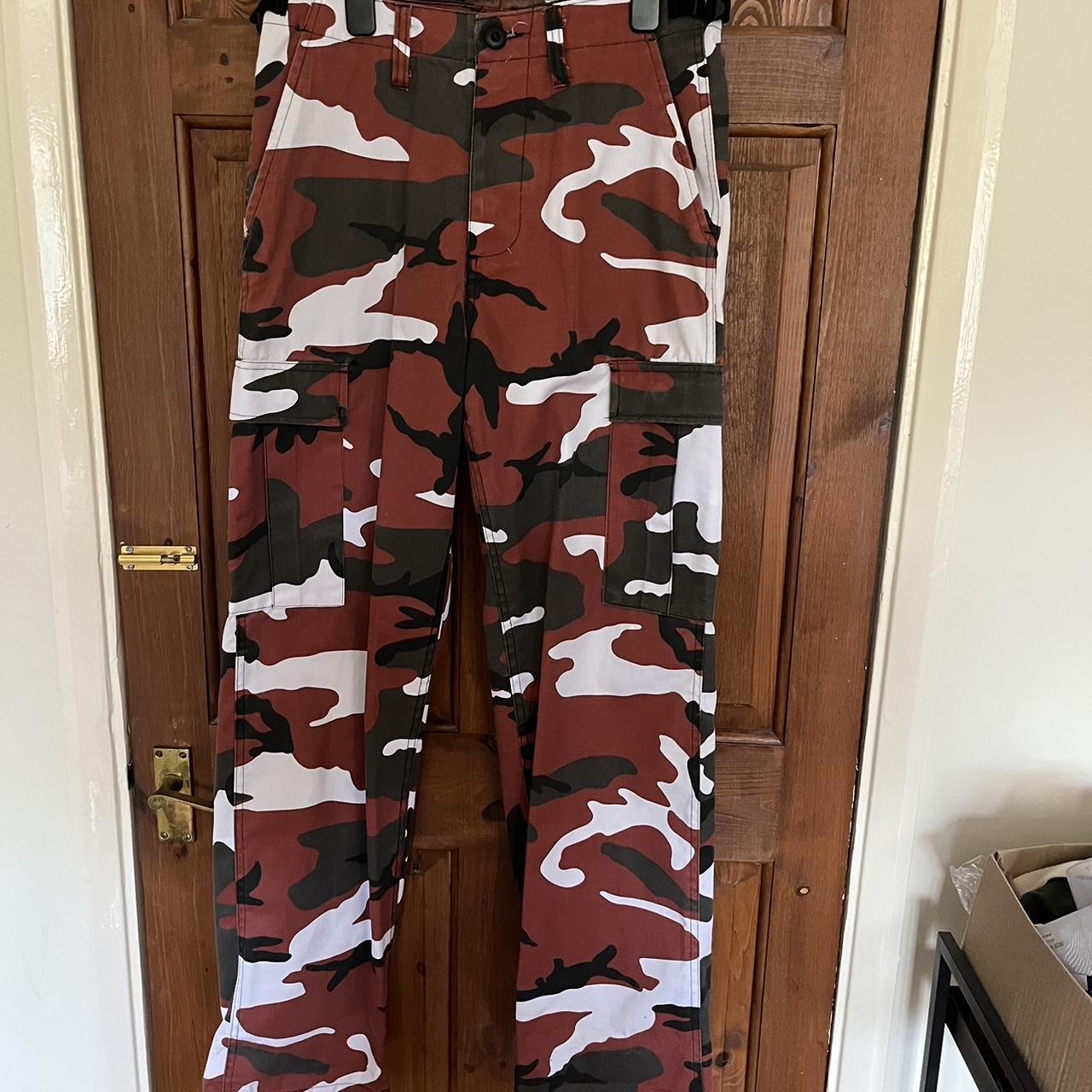 Men’s Red Camo Cargo Pants. Size M Like new, worn... - Depop