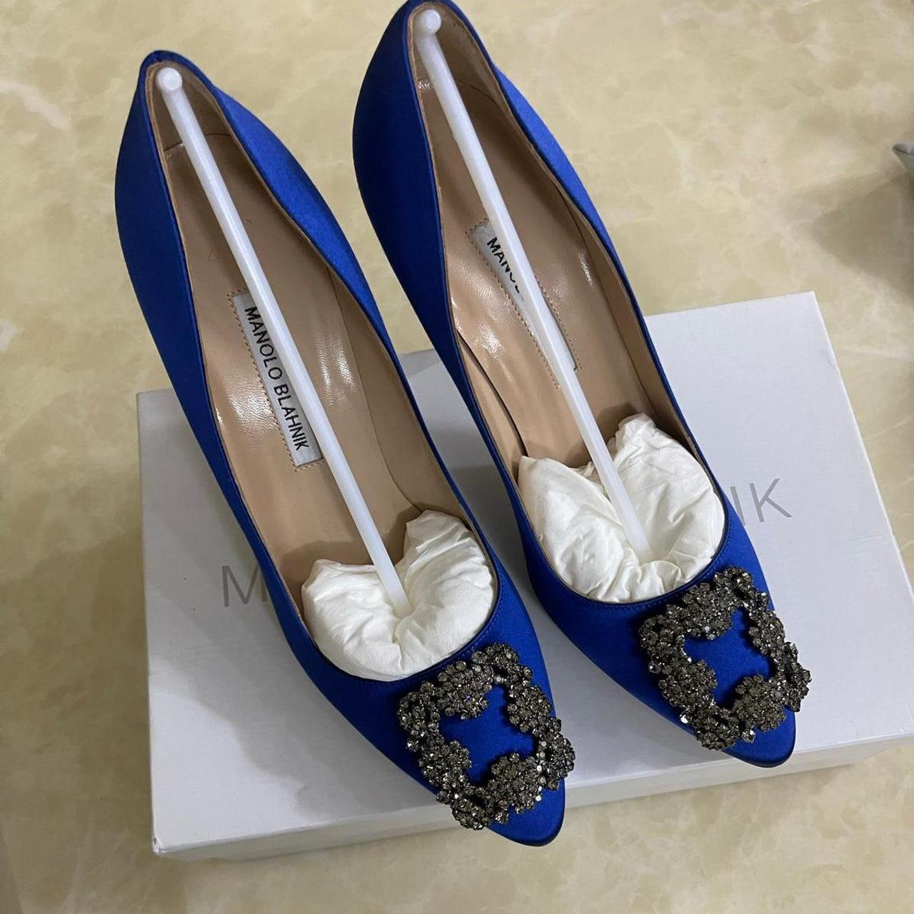 MANOLO BLAHNIK Womens Satin Hangisi Pumps 101 in... - Depop