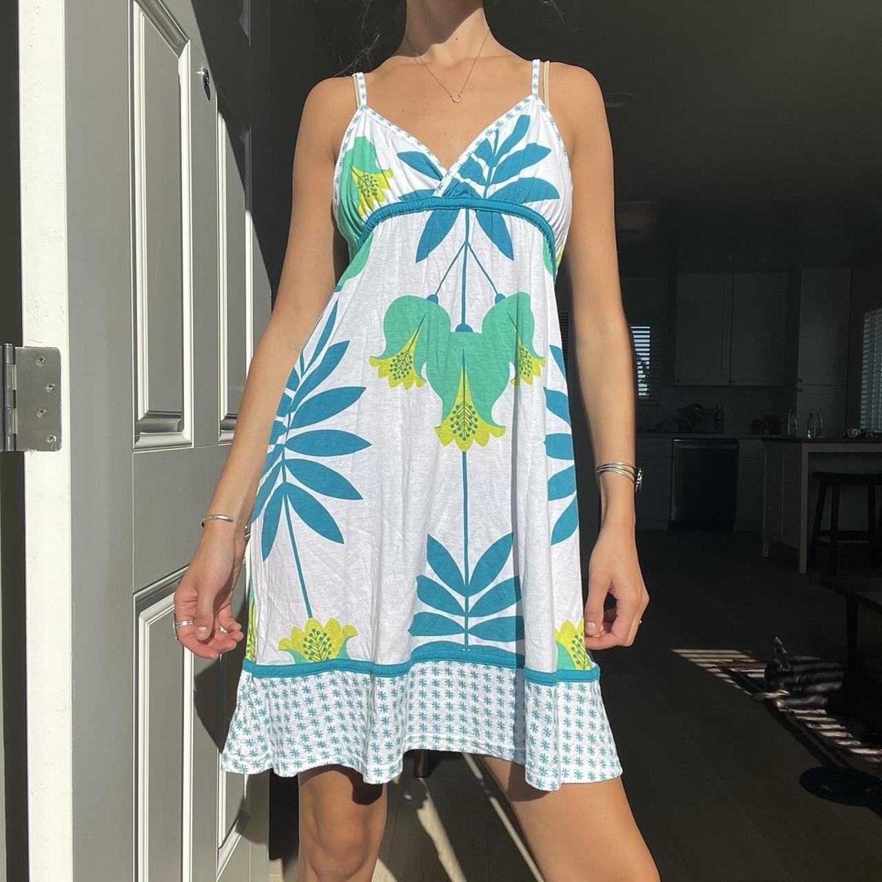 y2k roxy dress. super soft. fits like a small to... - Depop