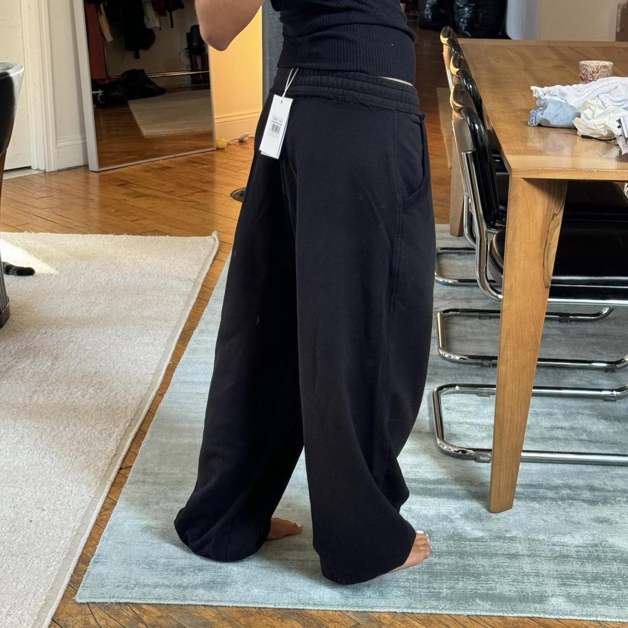 NWT brown wide leg alo sweats with logo embroidery - Depop