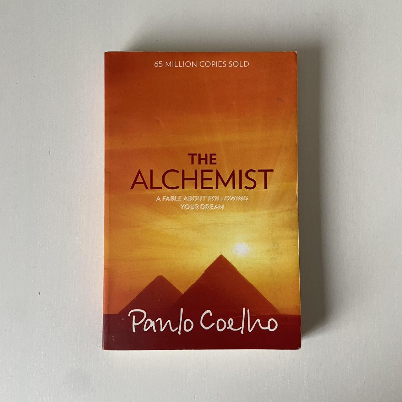The alchemist Paulo coelho V good condition - Depop