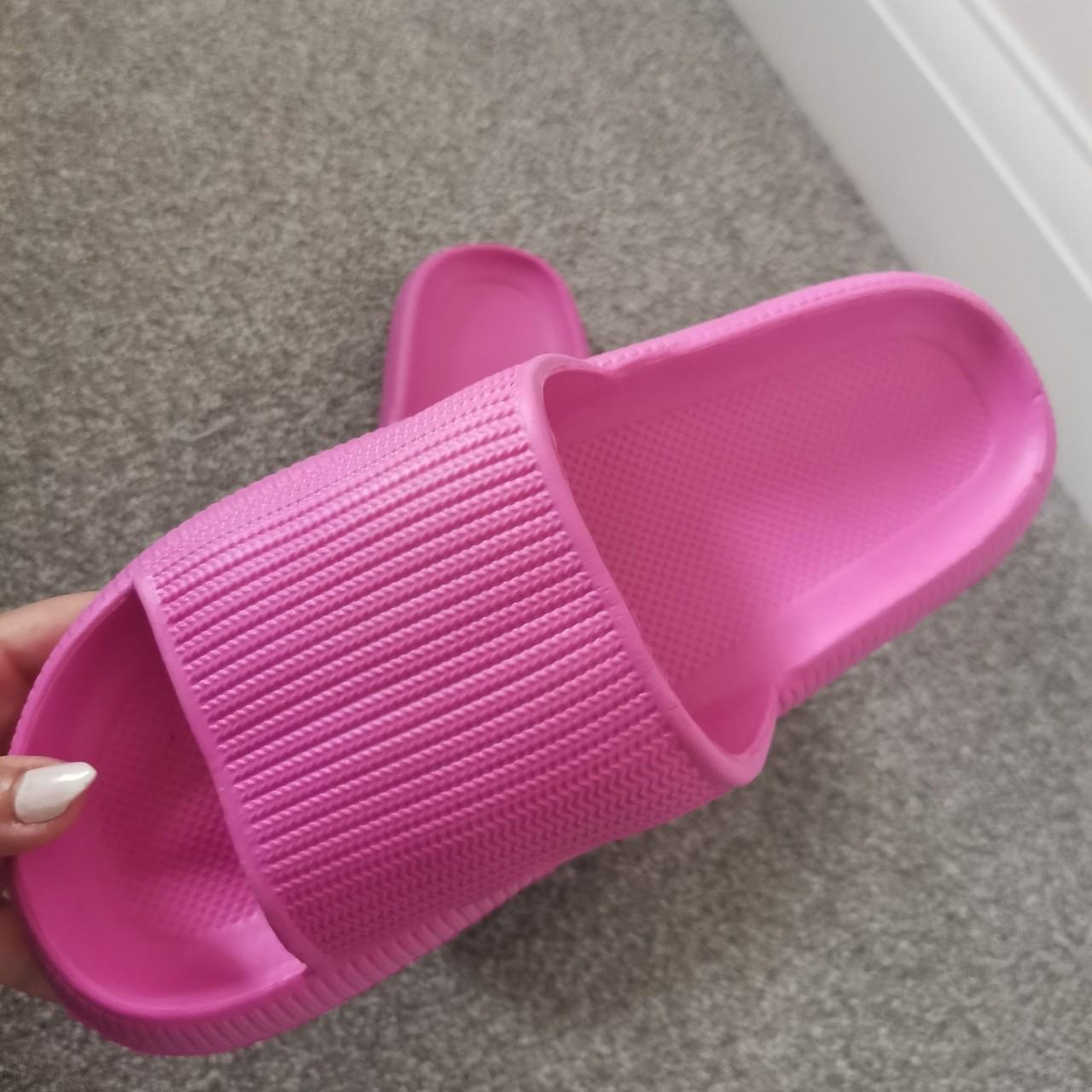 Pink sliders Size UK 5-6 Only used around the house - Depop