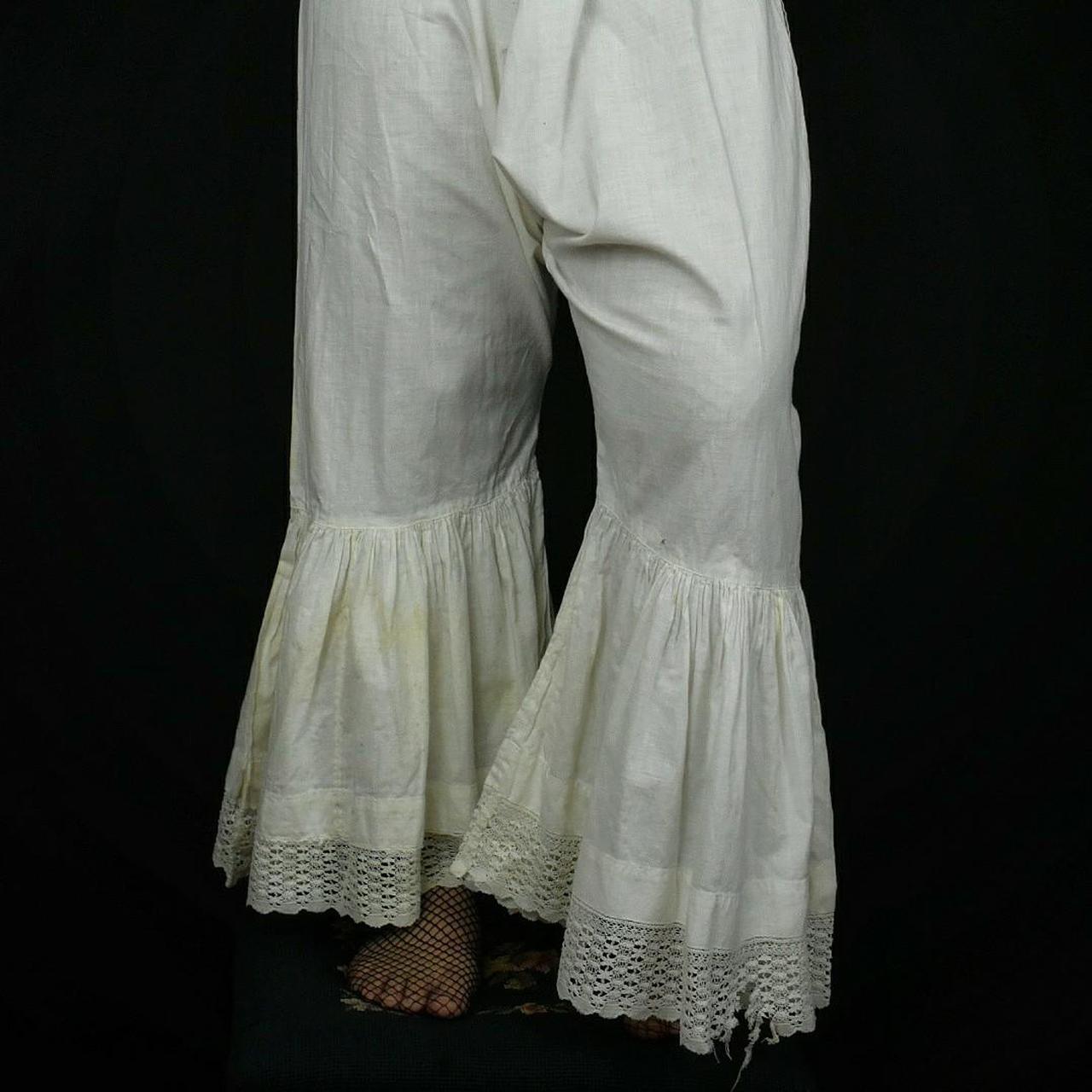 Women's White Bottoms | Depop