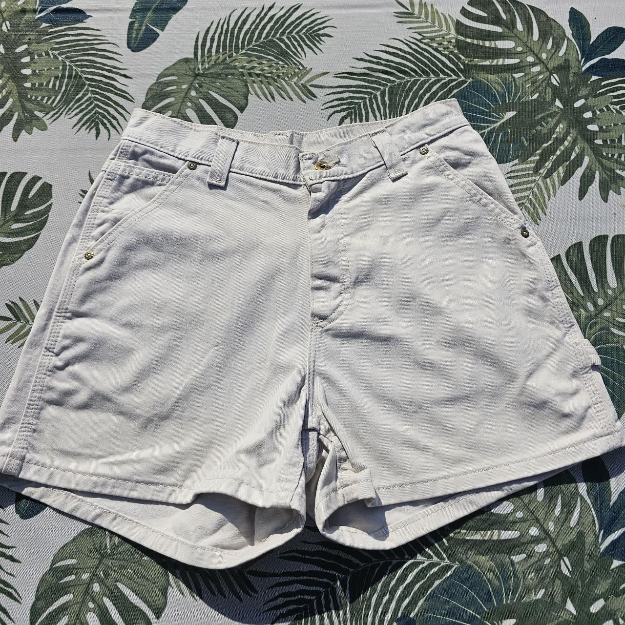 Lee Women's Cream Shorts | Depop