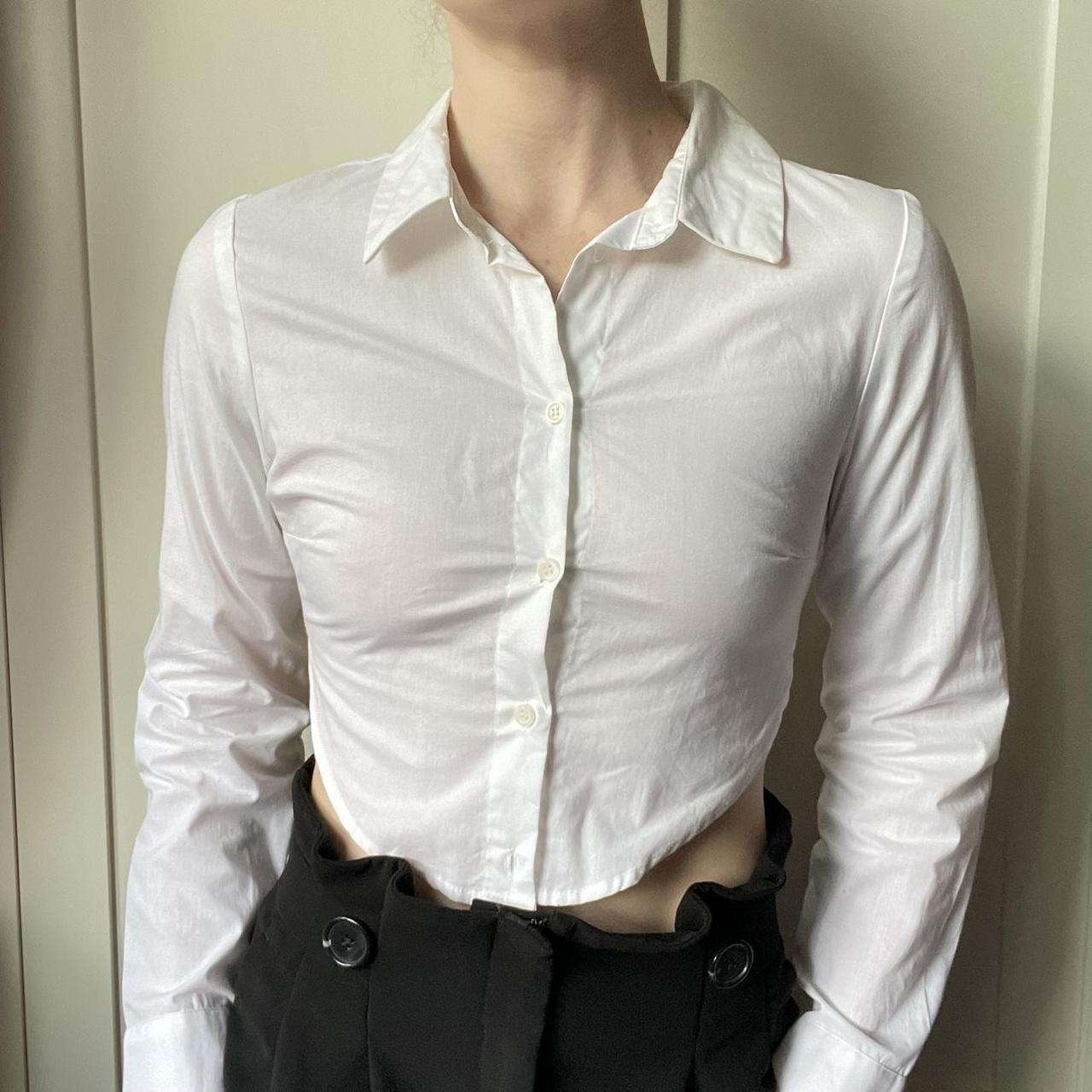 Stunning cropped white button down collared blouse... - Depop