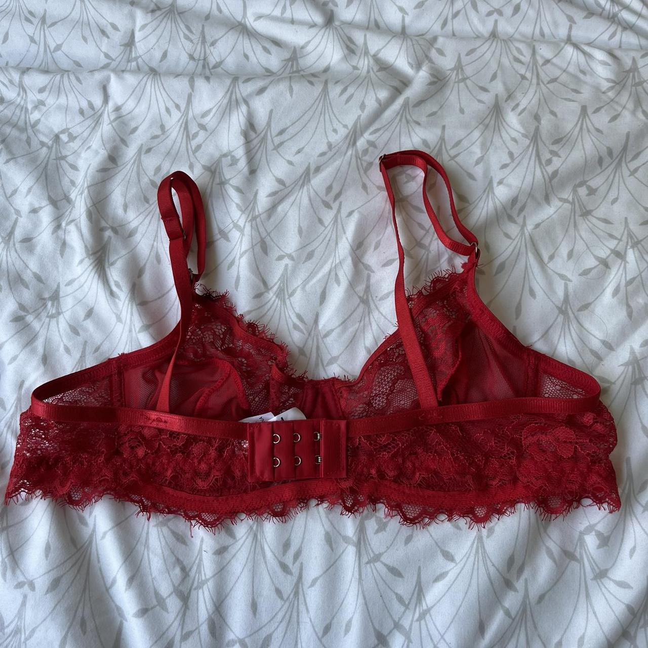 Red lace underwire bra Size Medium Could fit a... - Depop
