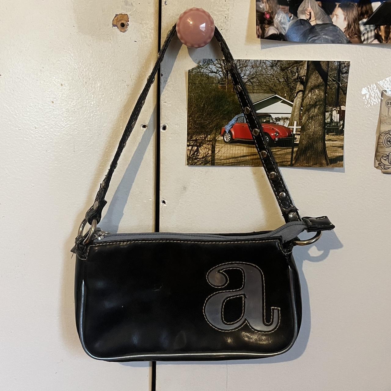 super cute limited too purse! strap is a little... - Depop