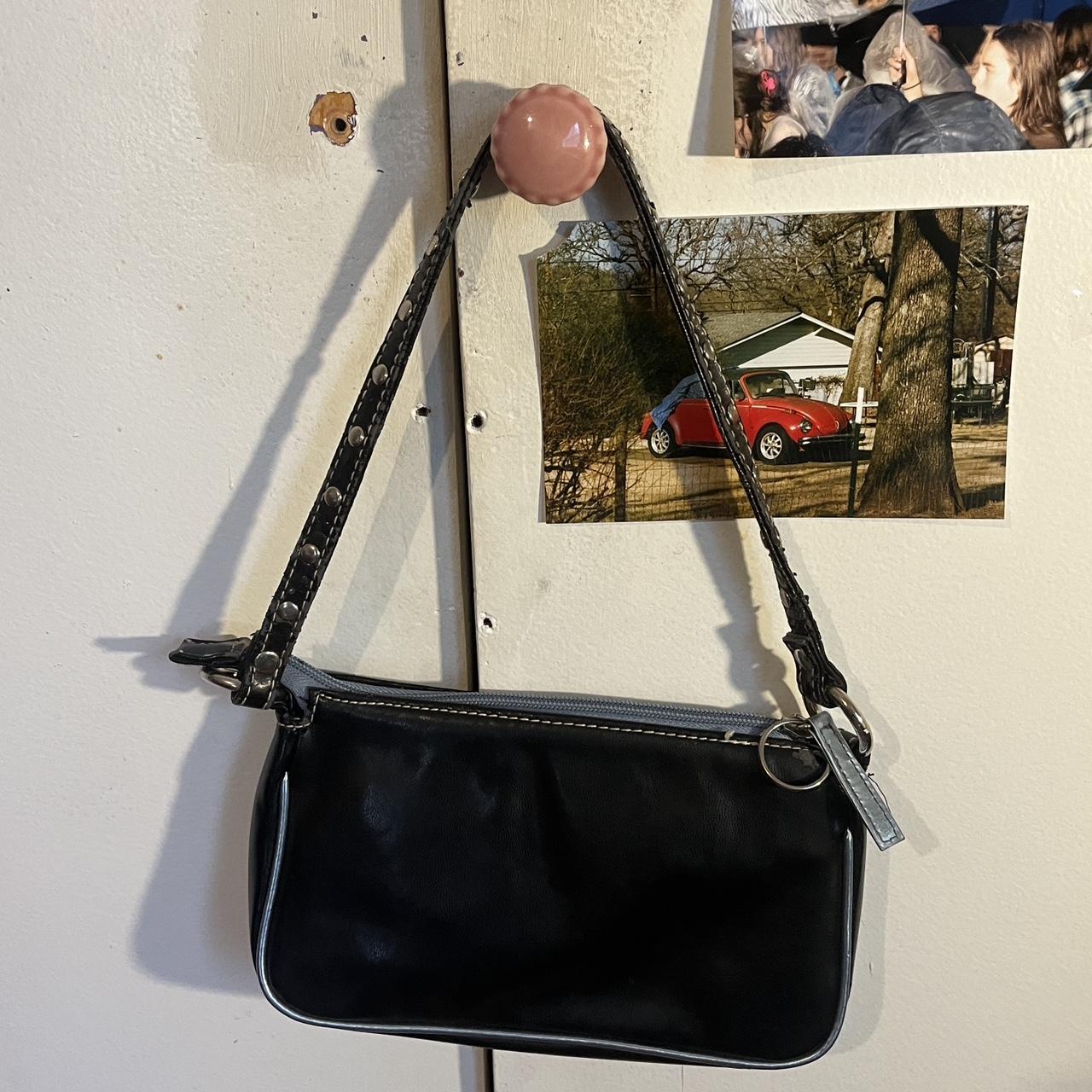 super cute limited too purse! strap is a little... - Depop