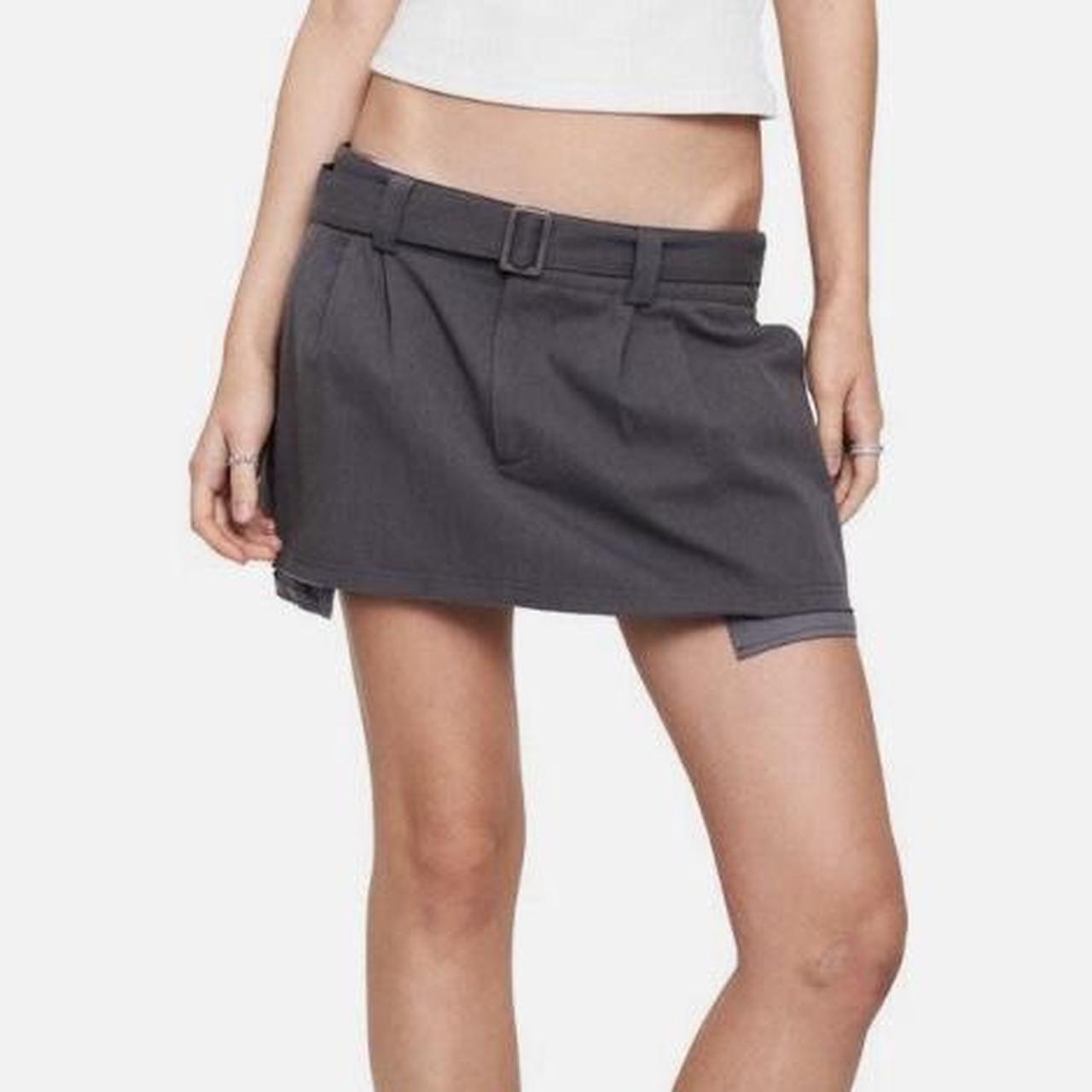 low rise lioness cargo skirt with belt grey super... - Depop