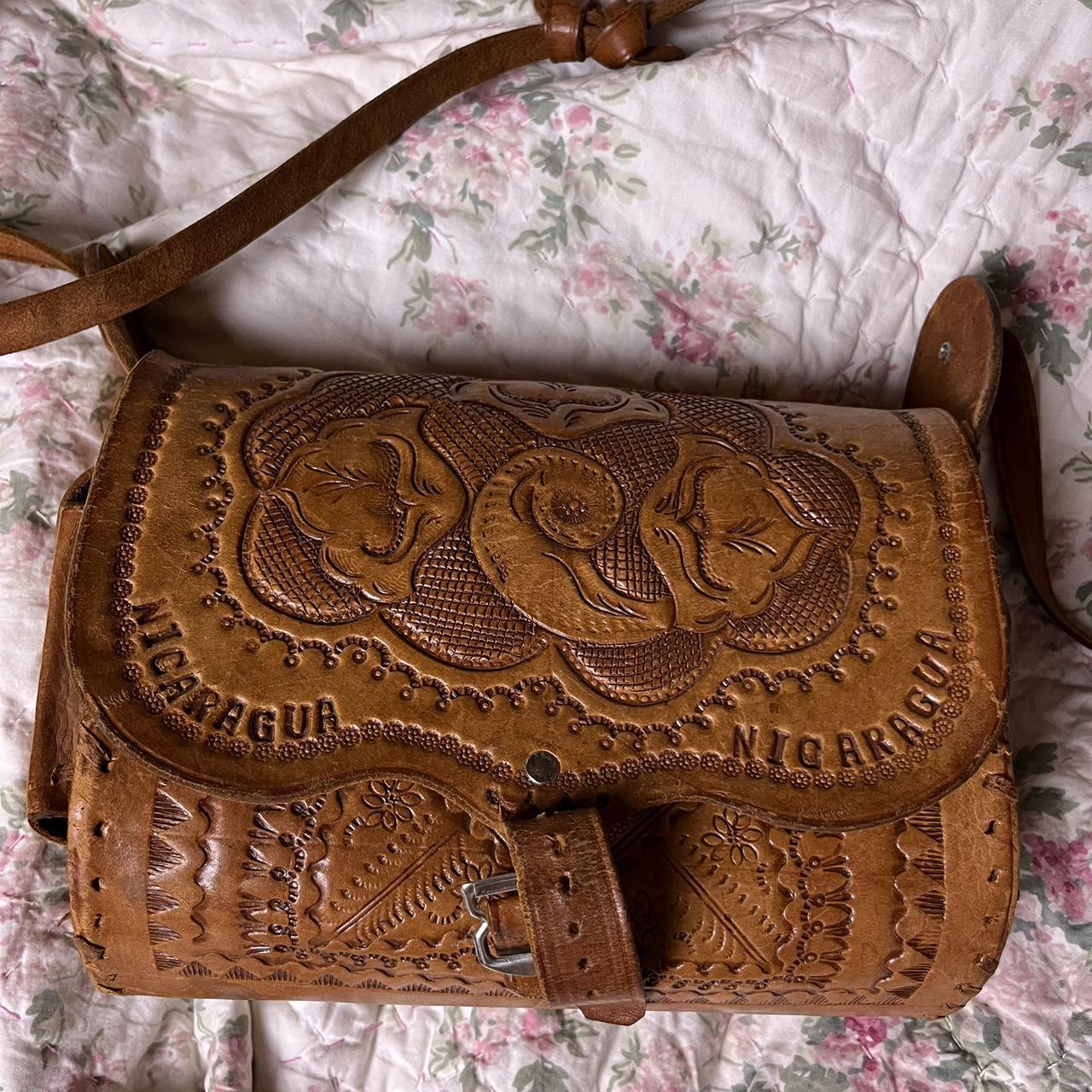 Beautiful brown leather purse🥰🥰 Love it sm just... - Depop