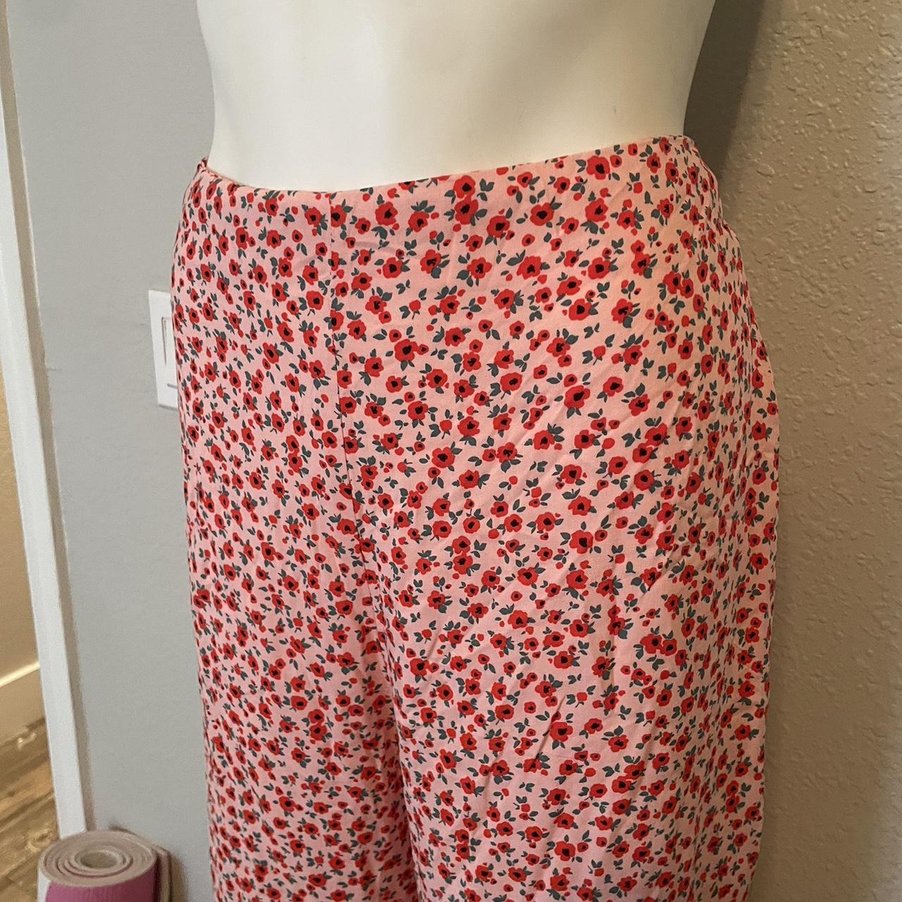nwt lightweight wide leg pants in ditsy floral print - Depop