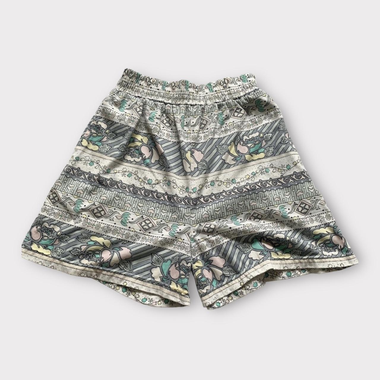 Vintage 90s/1990s Shorts, Pastel Floral & Geometric... - Depop