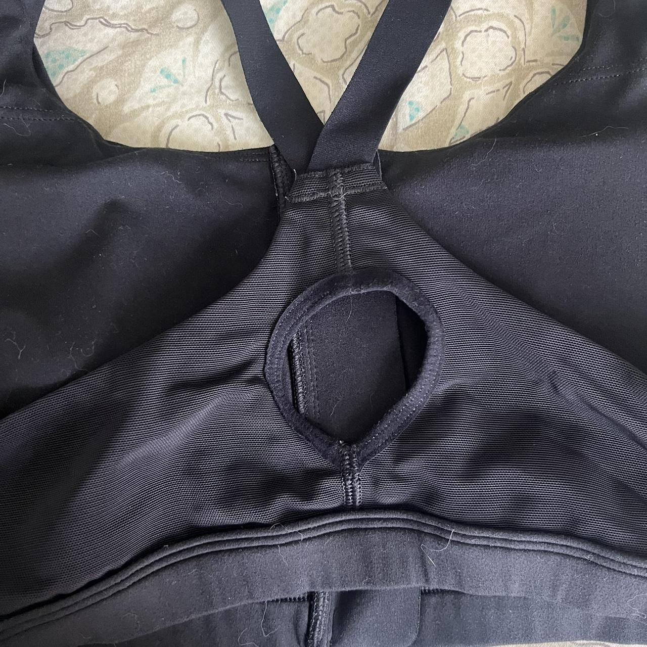 Gym Shark Sports Bra 🖤🦈 - Depop