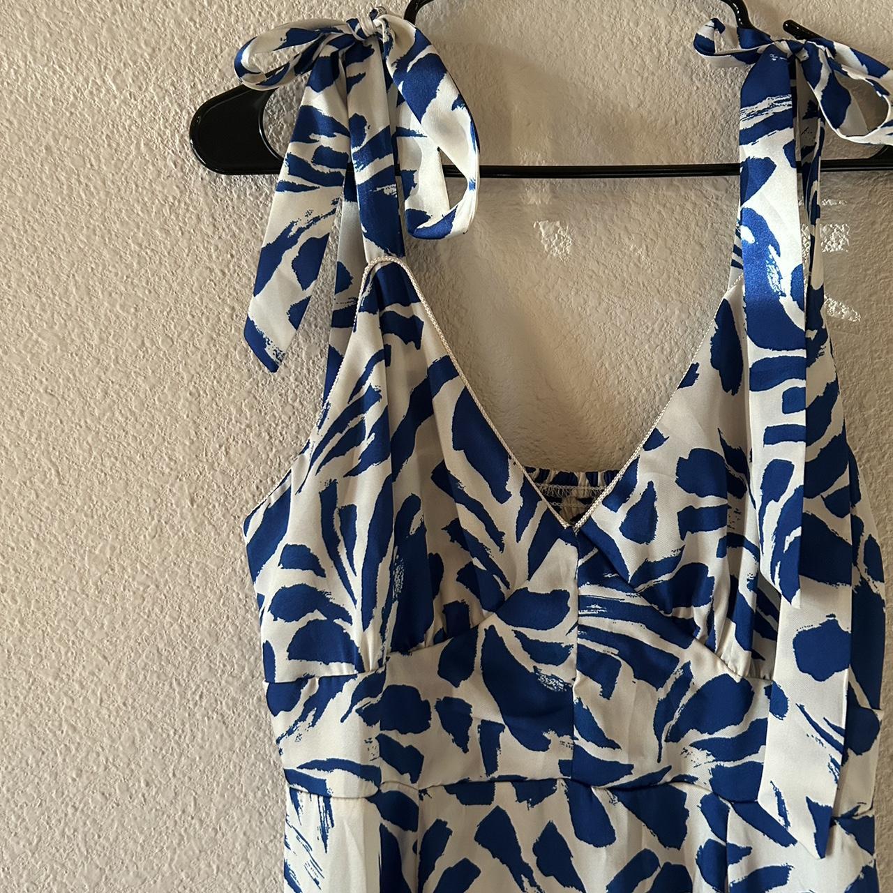 alexis x target midi dress - perfect condition... - Depop