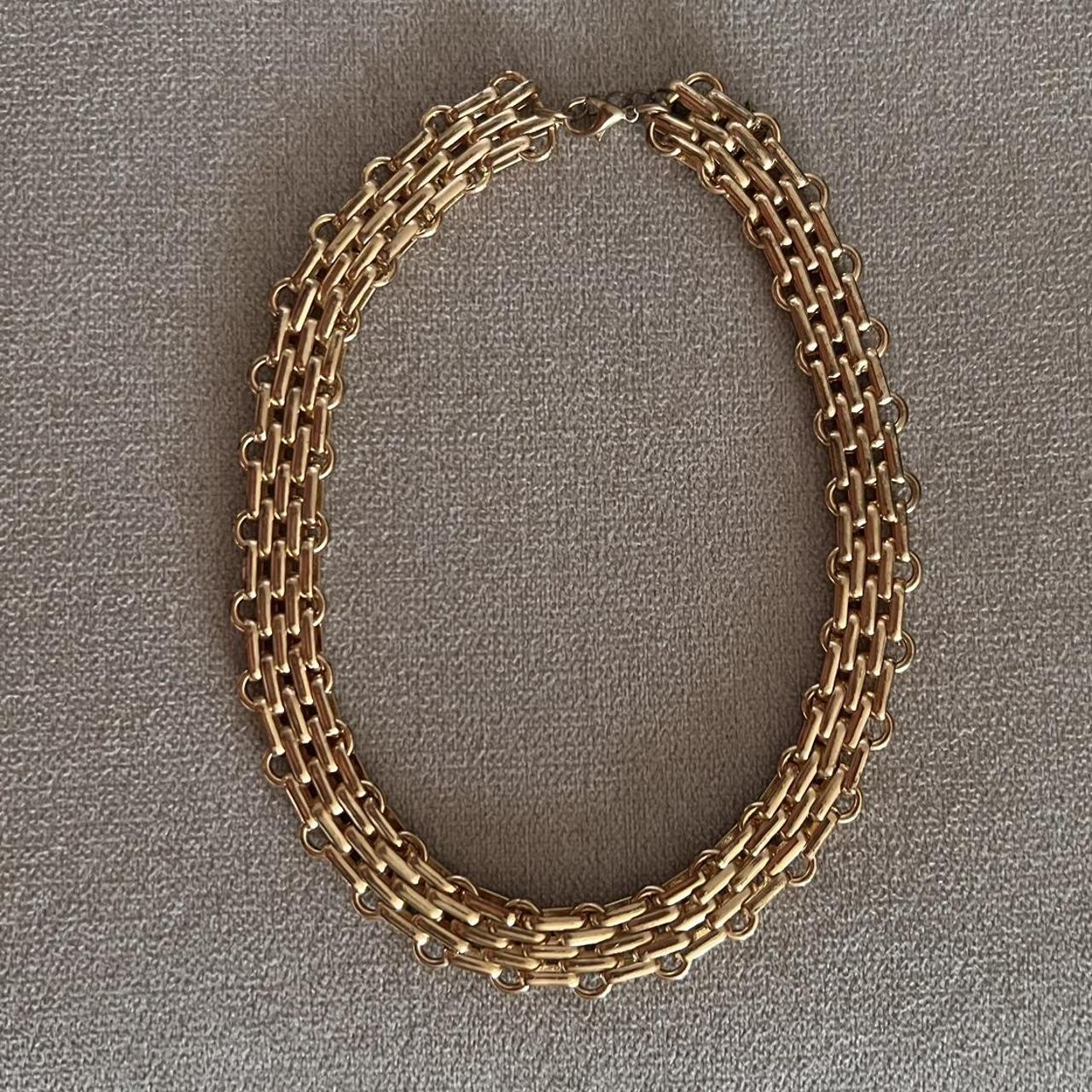 Vintage chunky gold tone necklace. Perfect for... - Depop
