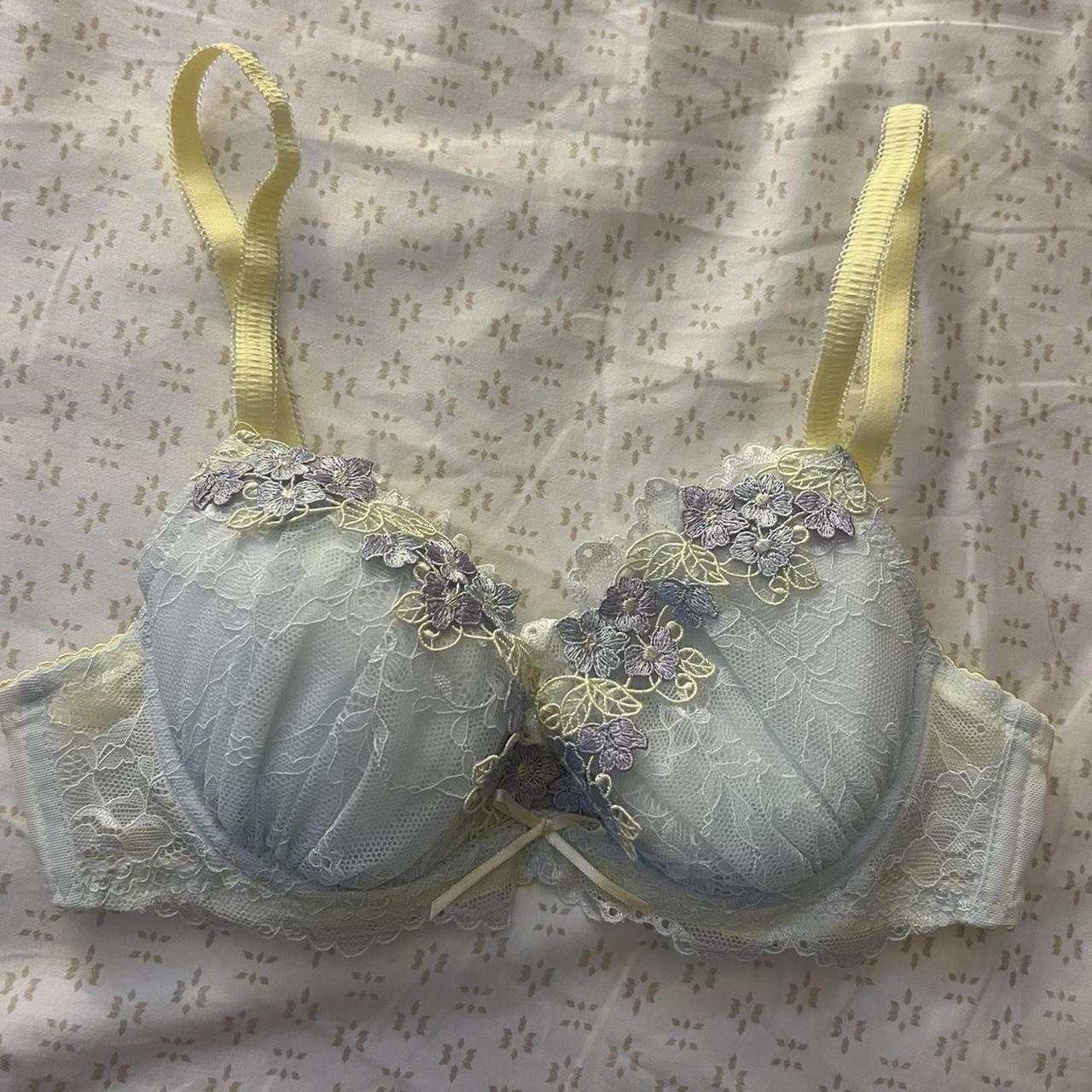 cute flower bra best fits an A cup size sMall... - Depop