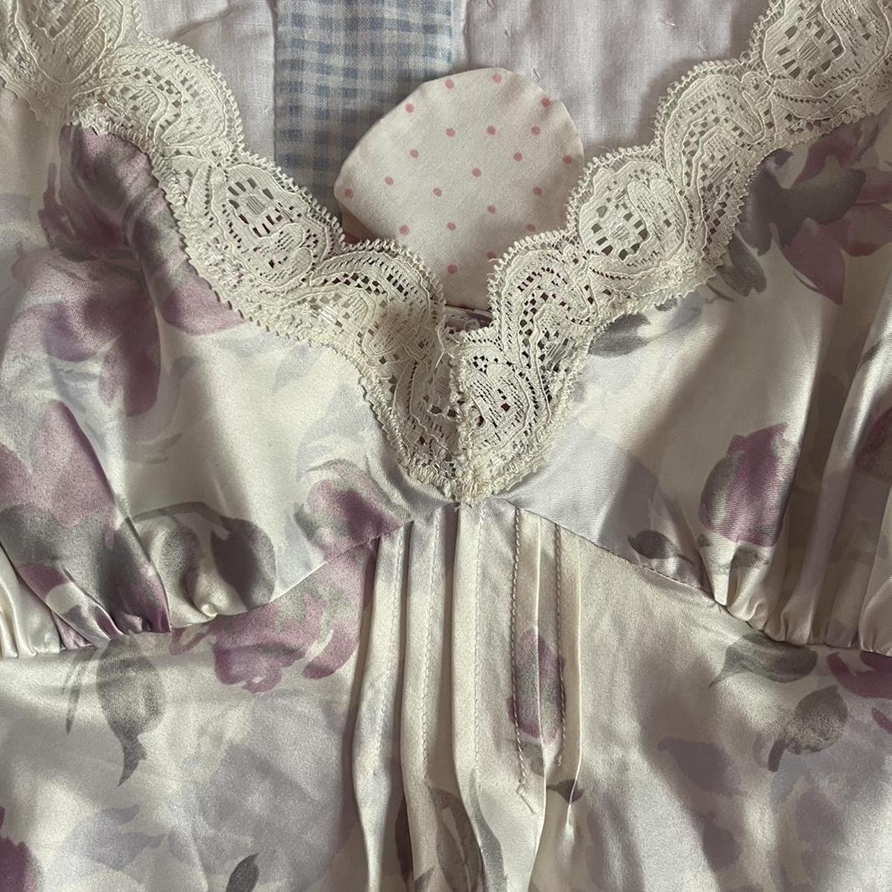 Light purple flower silk cami with lace💜 Size Medium - Depop