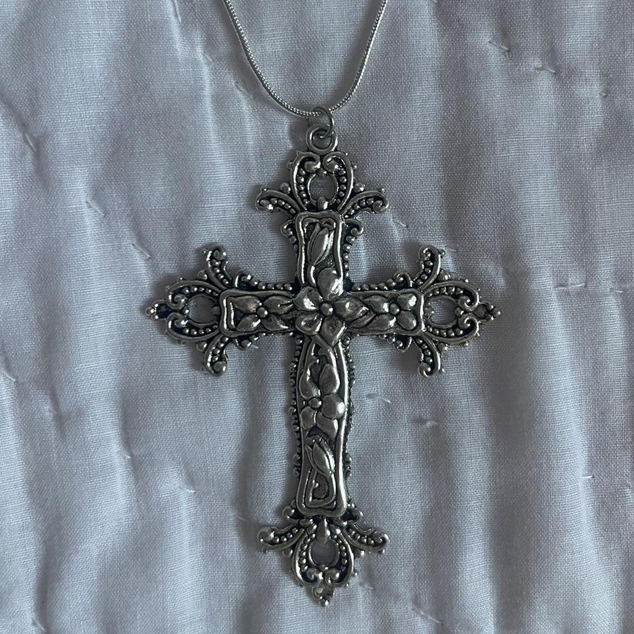 Large silver cross necklace🗝️💌🖤 Length: 18’’ - Depop
