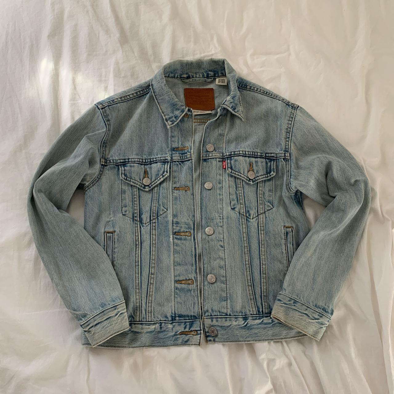 Levi’s denim jacket in size xs - Depop