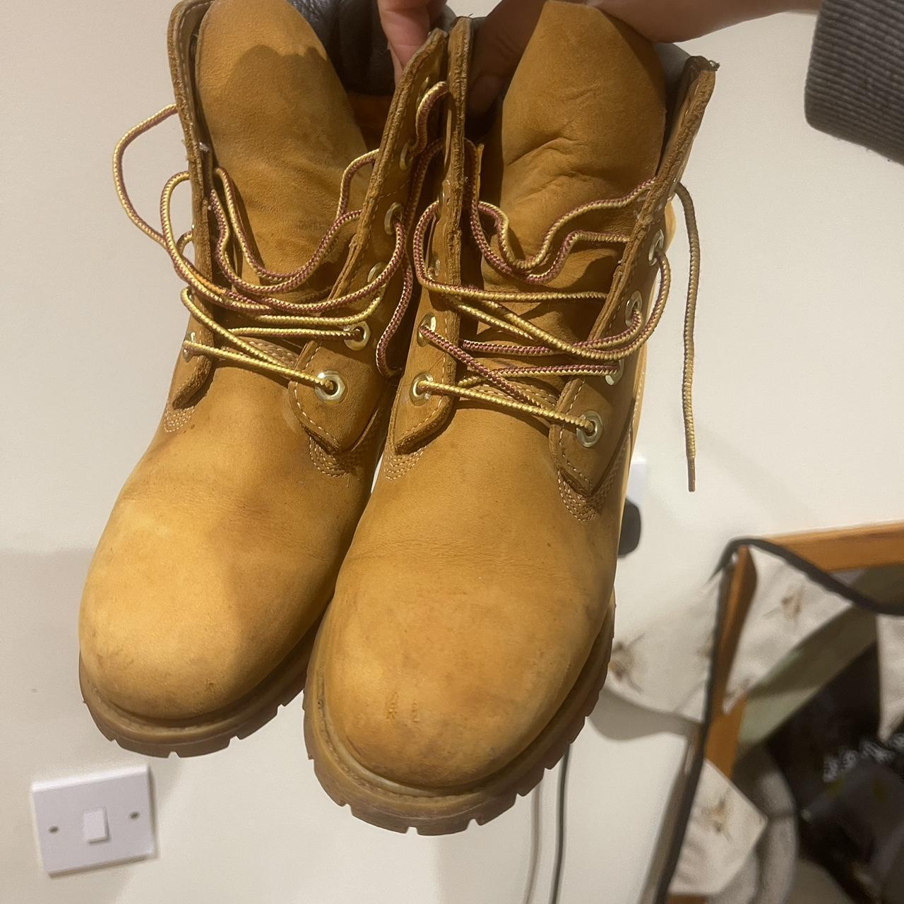 Timberland size 6 only worn a couple of times a... - Depop