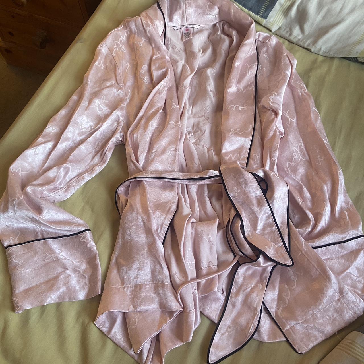 Victoria's Secret Women's Pink Robe | Depop