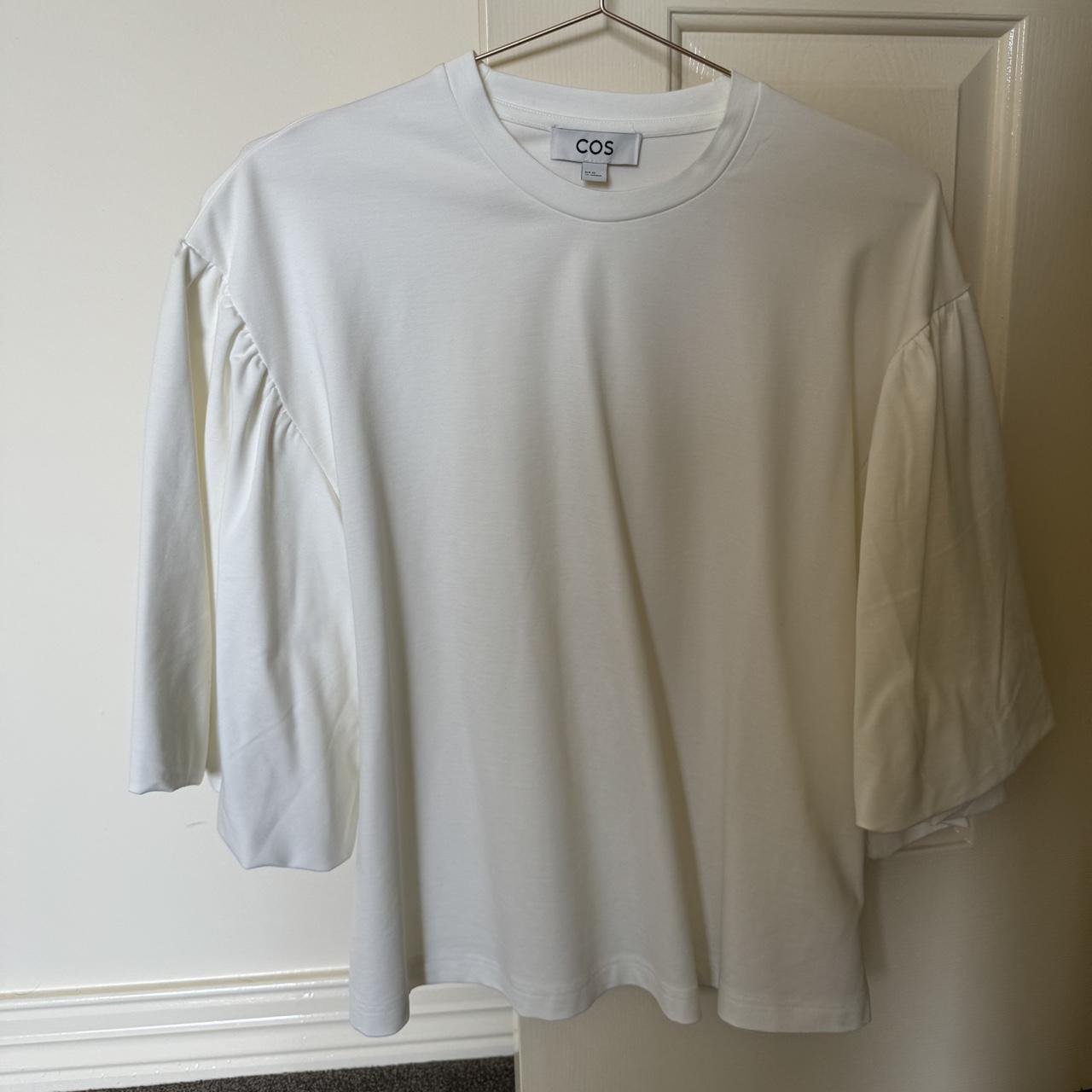COS t-shirt with balloon sleeves Size XS, oversized... - Depop
