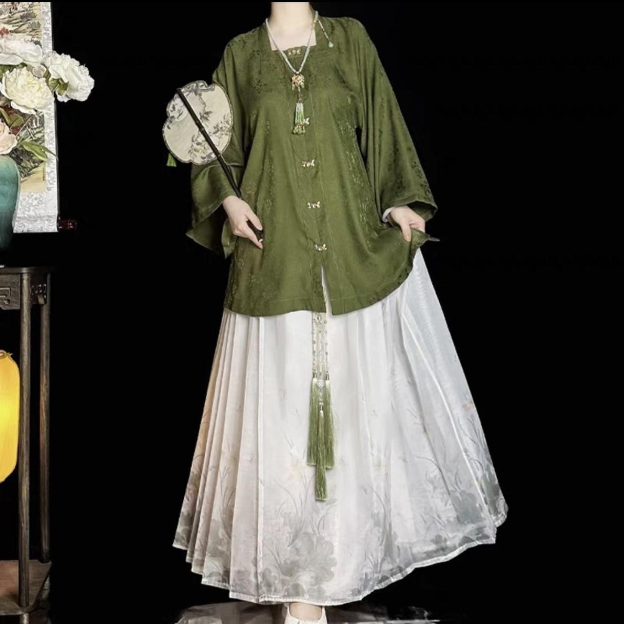 traditional hanfu set includes the green top and... - Depop
