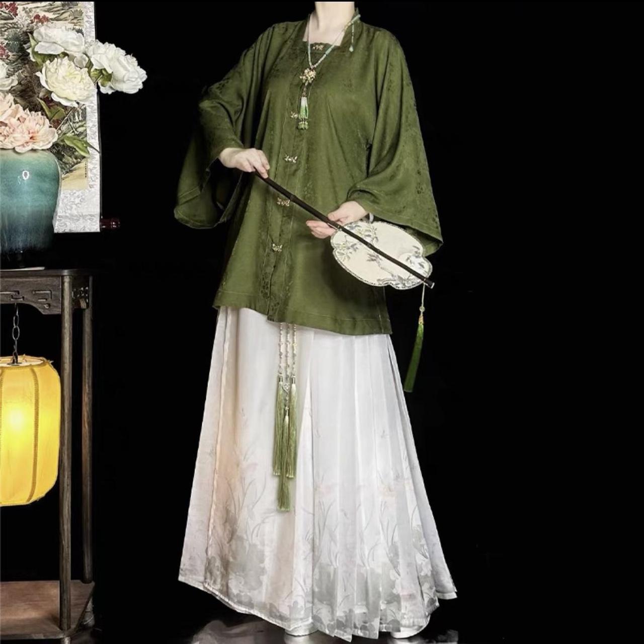 traditional hanfu set includes the green top and... - Depop