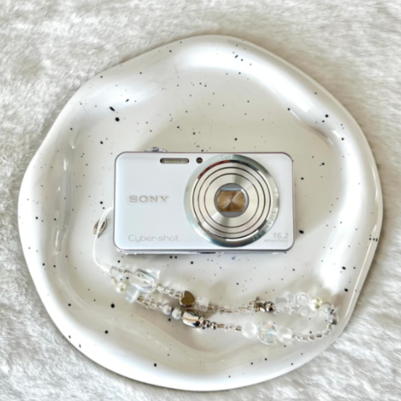 Sony Cybershot white wx70 digital camera Attention:... - Depop