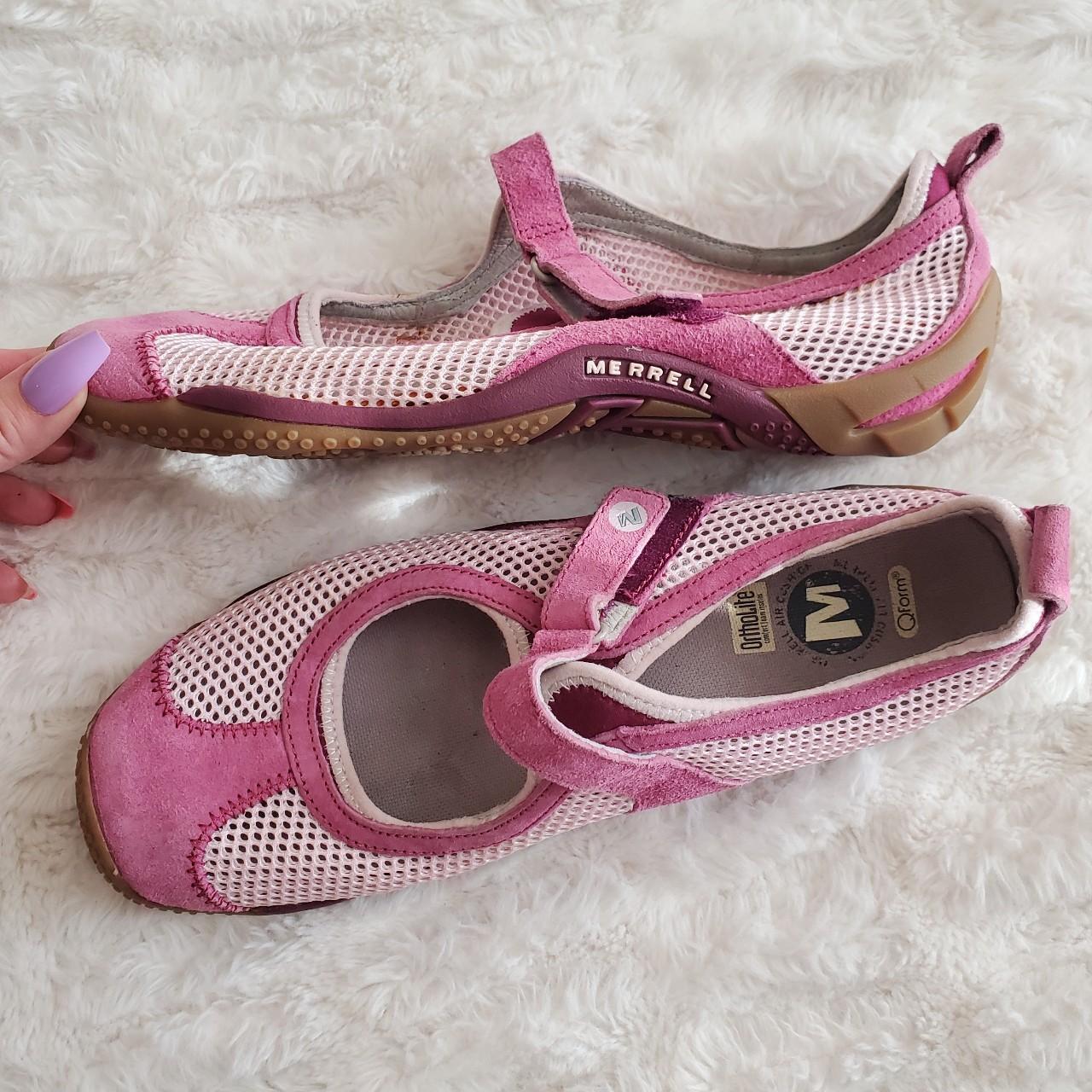 Merrell Women's Cream and Pink Trainers | Depop