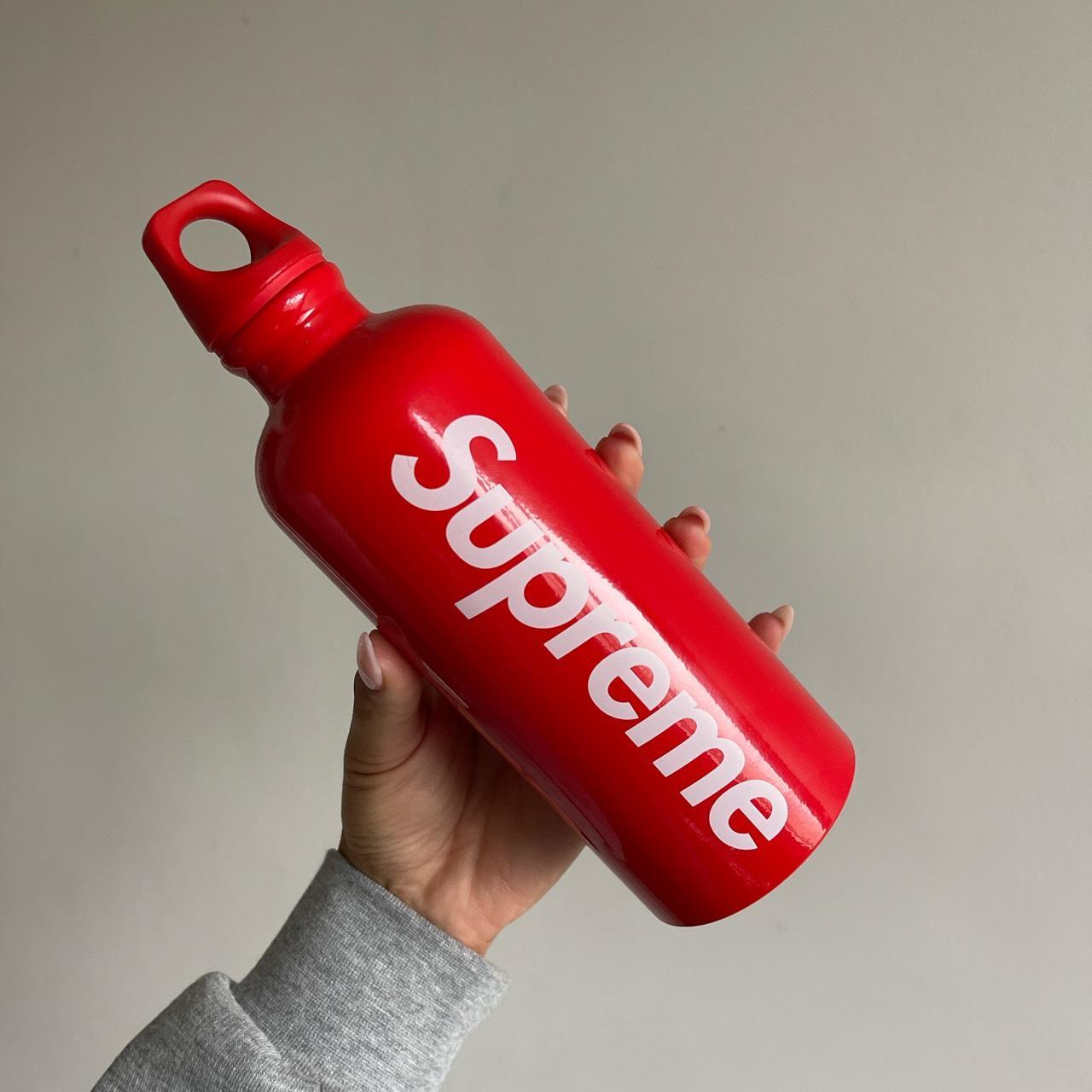 BRAND NEW never used supreme traveller water bottle - Depop