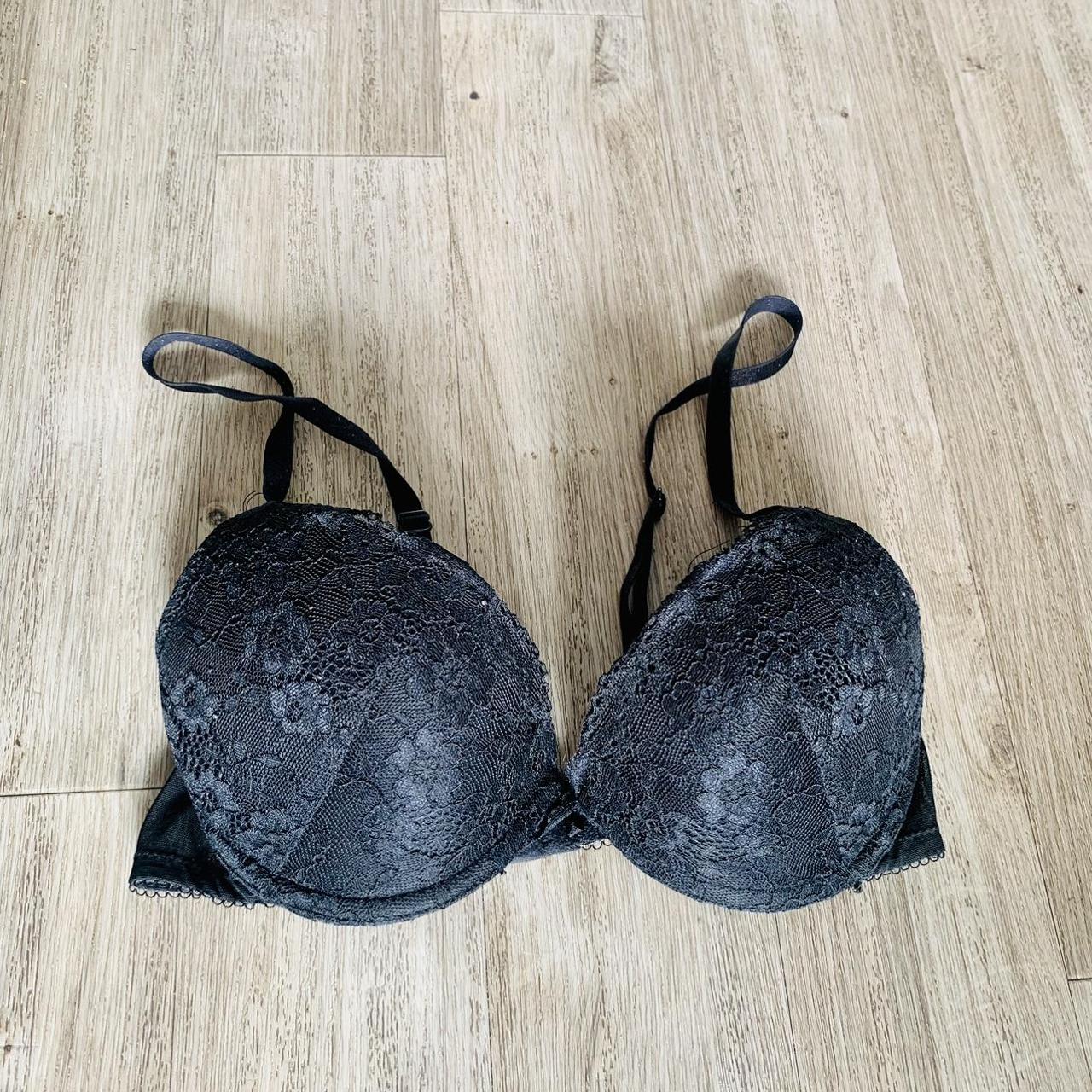 Gorgeous black lace pushup bra Size 32C Burlesque... - Depop