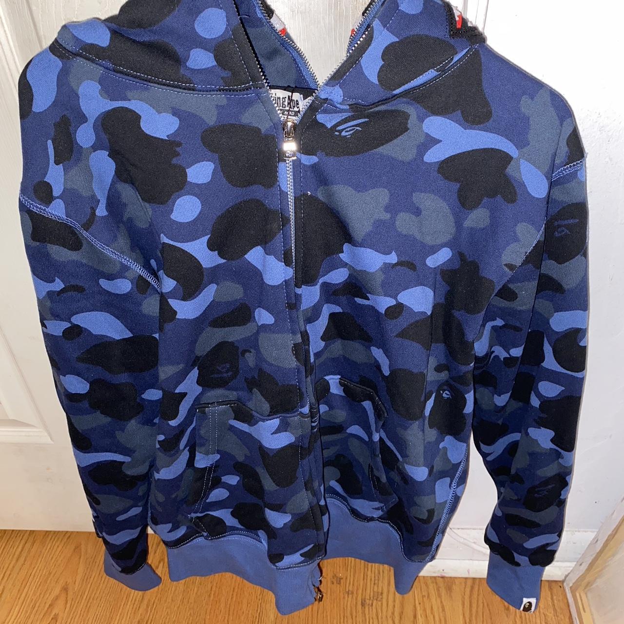 authentic bape jacket size medium only worn once - Depop