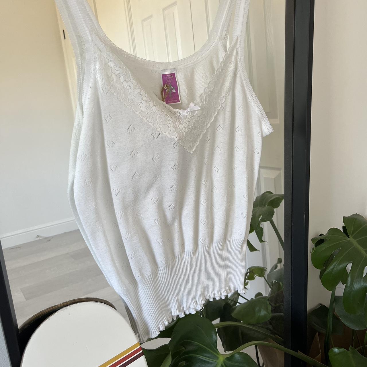 White knit vest With lace and heart details Size XL-... - Depop